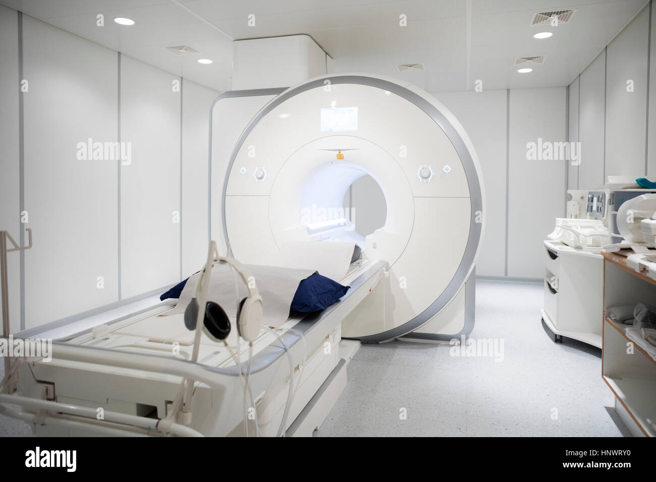 Mri machine -Fotos und -Bildmaterial in hoher Auflösung – Alamy