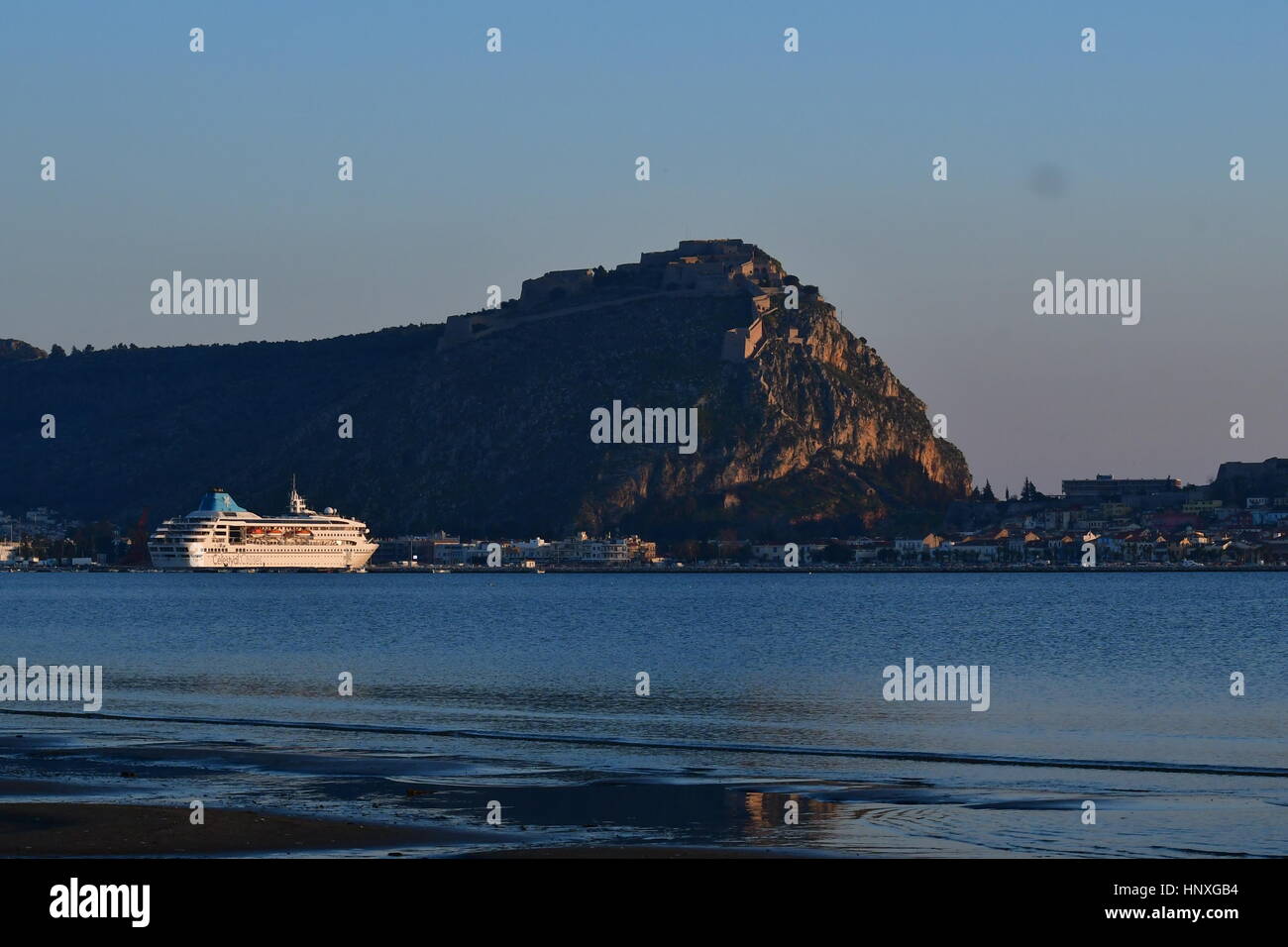 Celestyal nefeli -Fotos und -Bildmaterial in hoher Auflösung – Alamy