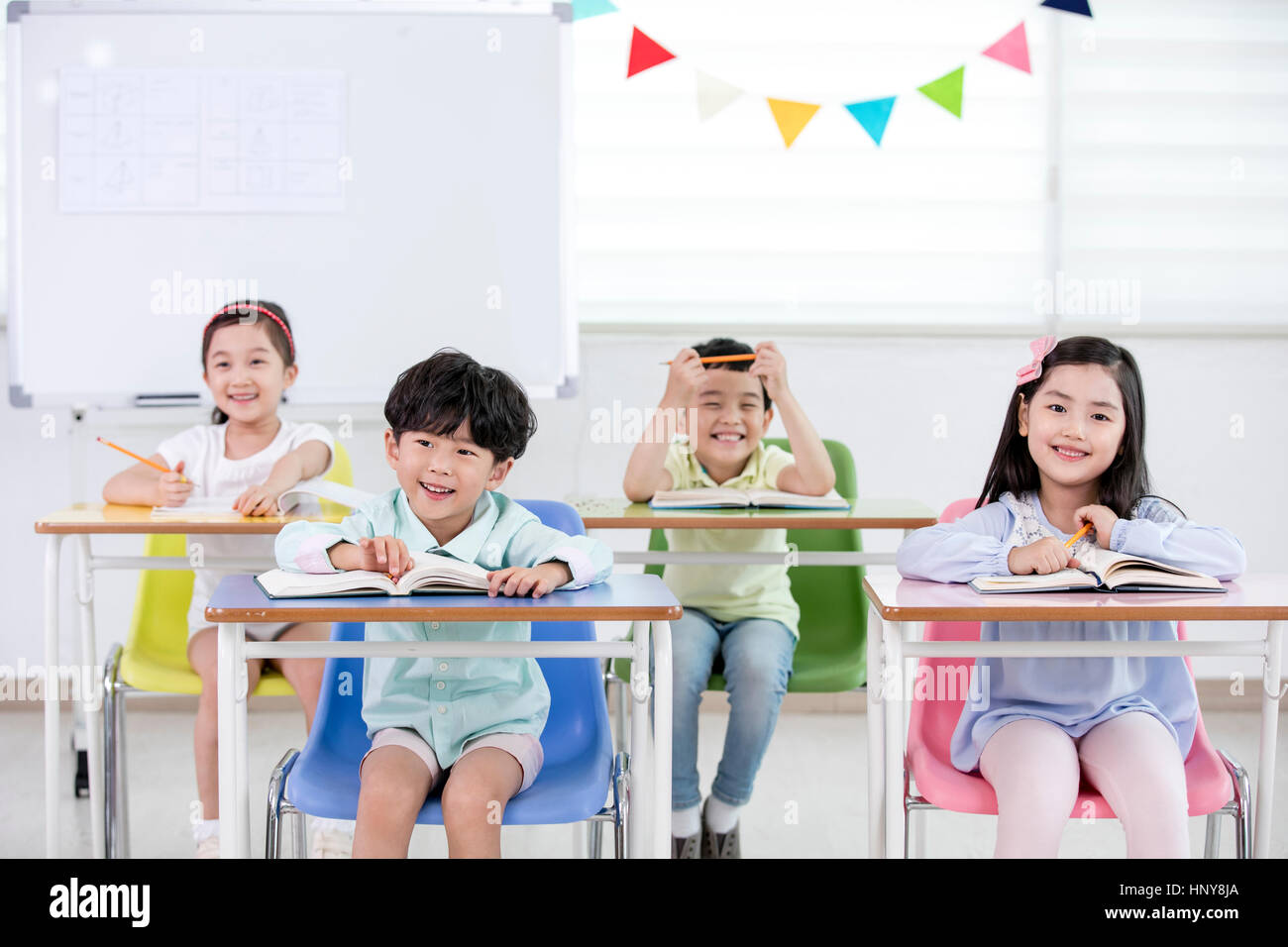 Kindergarten children -Fotos und -Bildmaterial in hoher Auflösung – Alamy