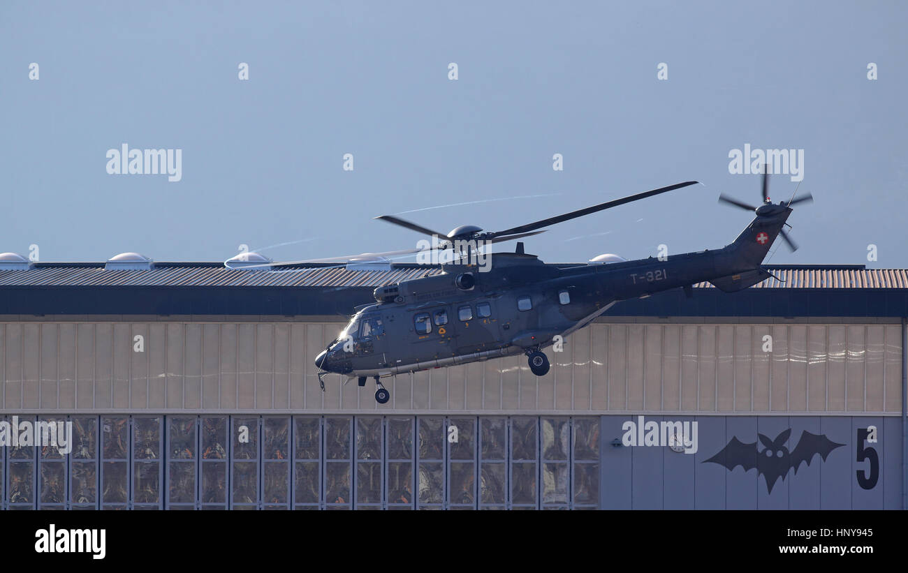 Super puma helikopter der schweizer luftwaffe -Fotos und -Bildmaterial ...
