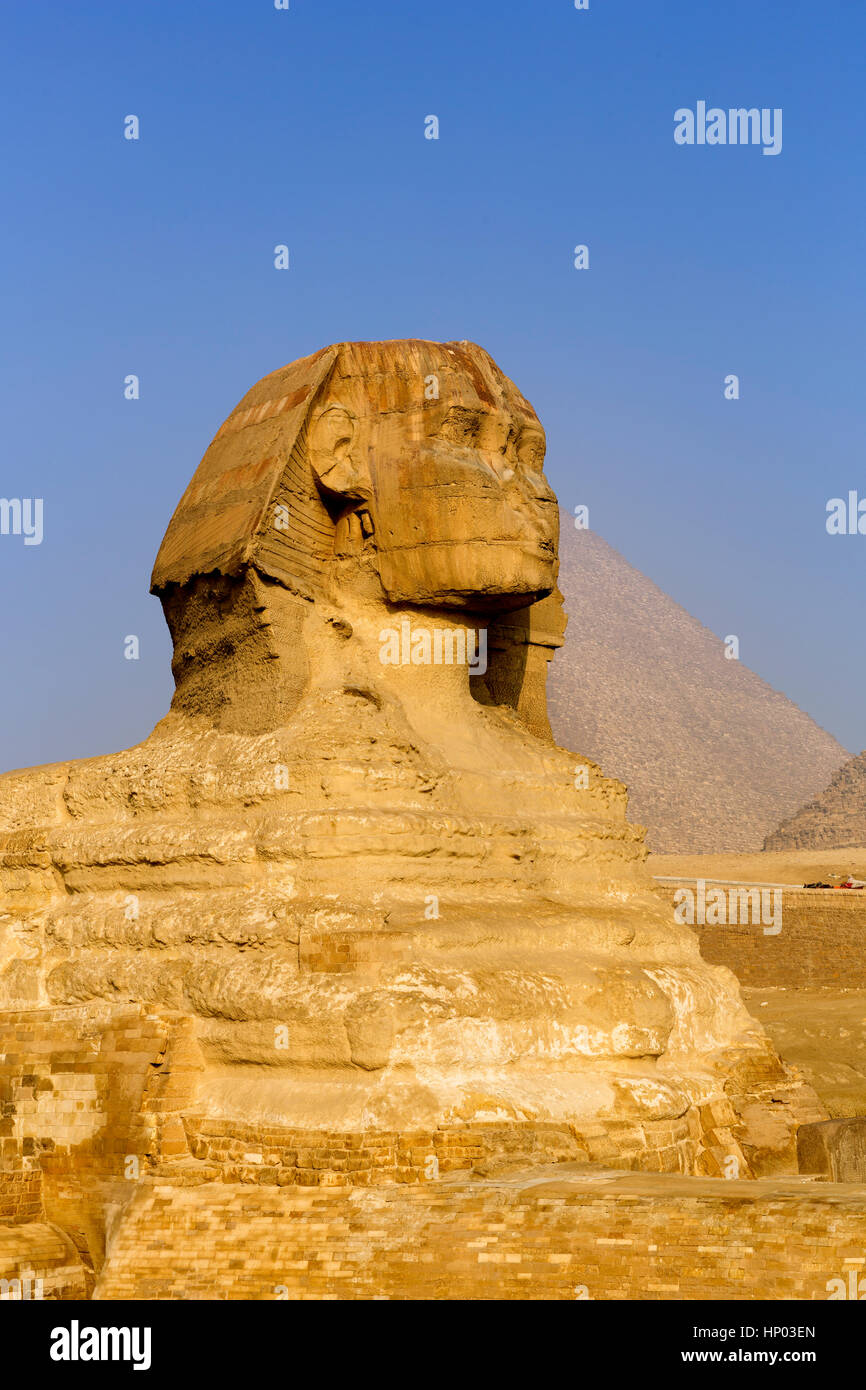 Pyramide architecture -Fotos und -Bildmaterial in hoher Auflösung – Alamy