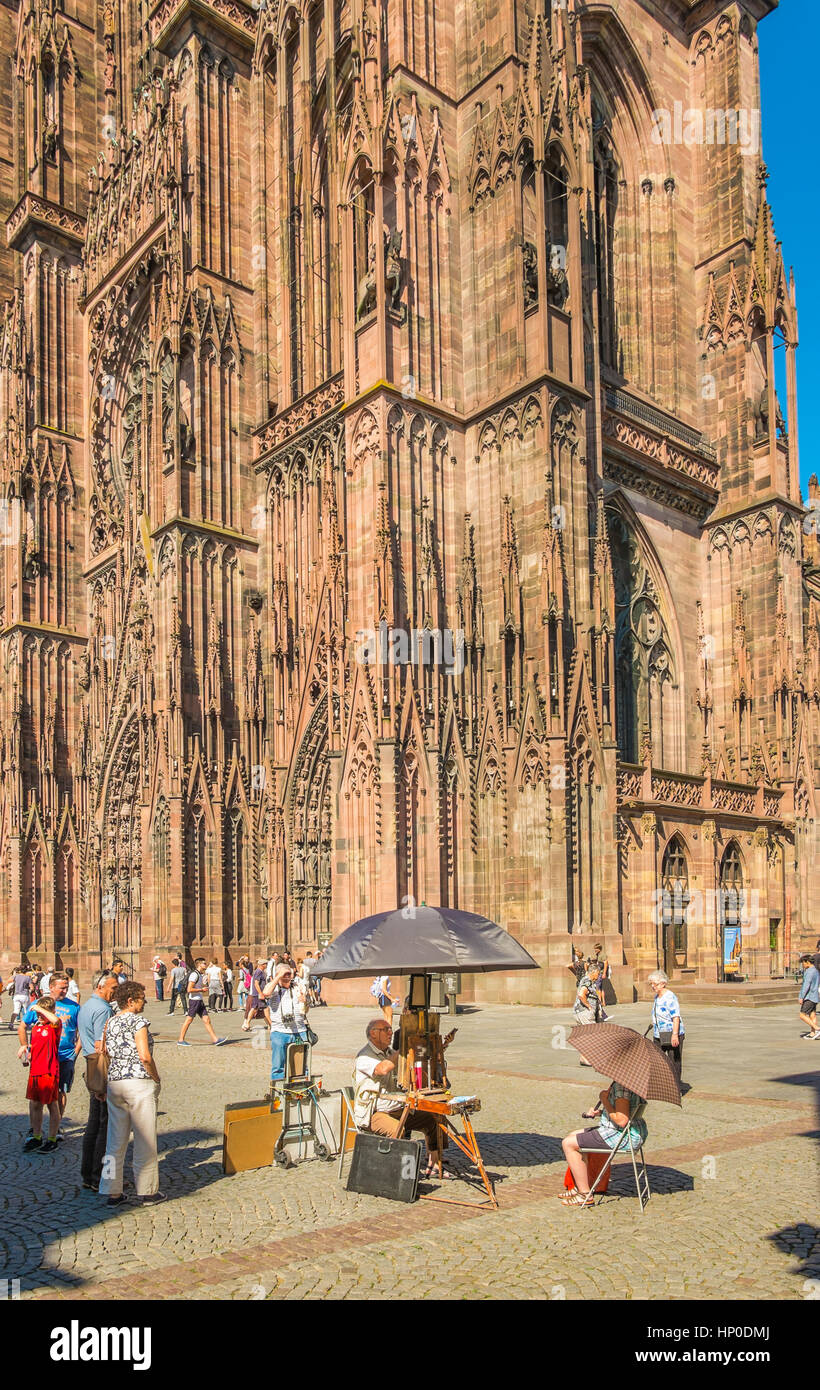 Touristen und Straße Maler vor Straßburger Münster Stockfotografie - Alamy