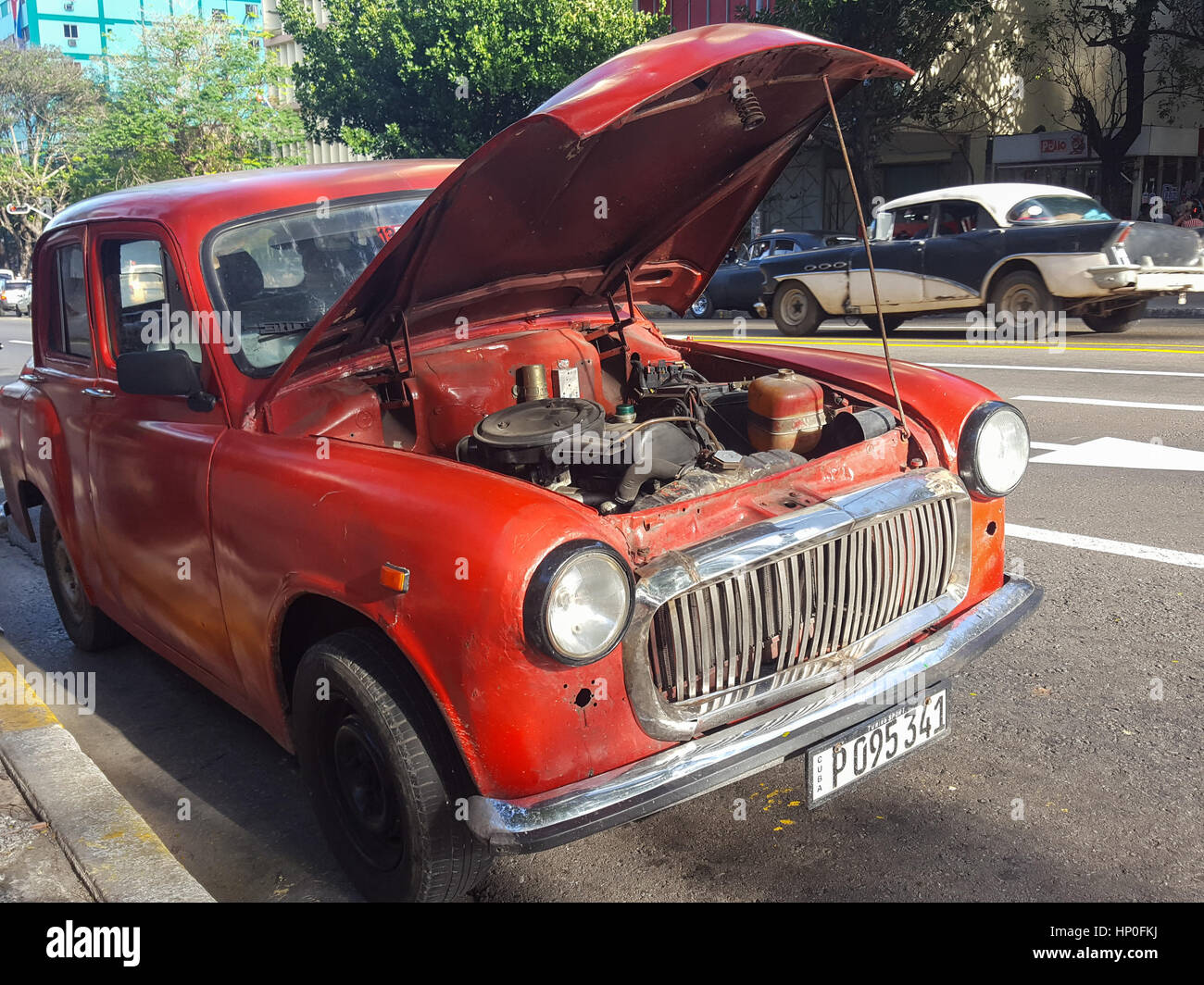 Broken autos -Fotos und -Bildmaterial in hoher Auflösung – Alamy