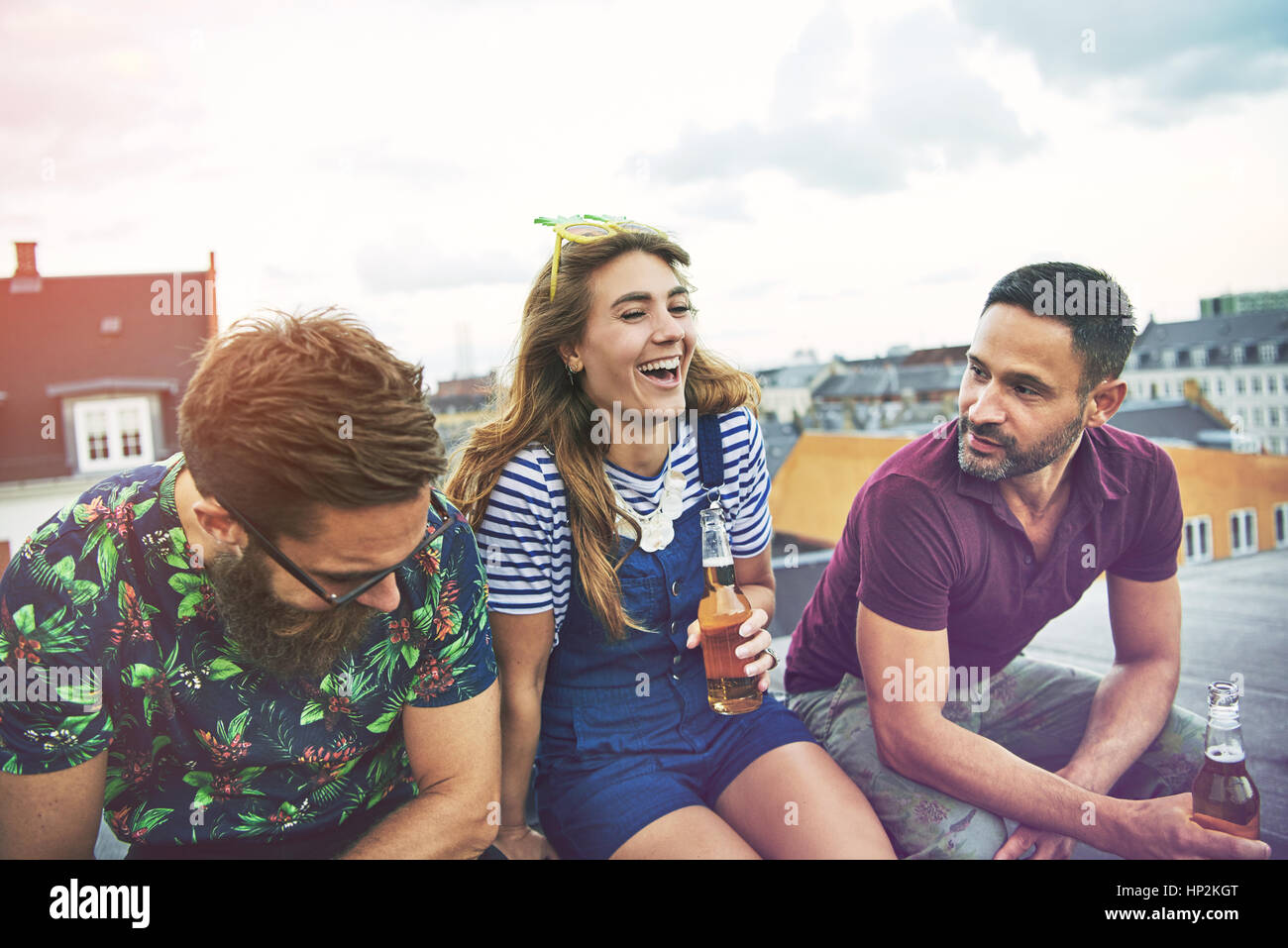 Sommer auf dem dach trinken -Fotos und -Bildmaterial in hoher Auflösung ...