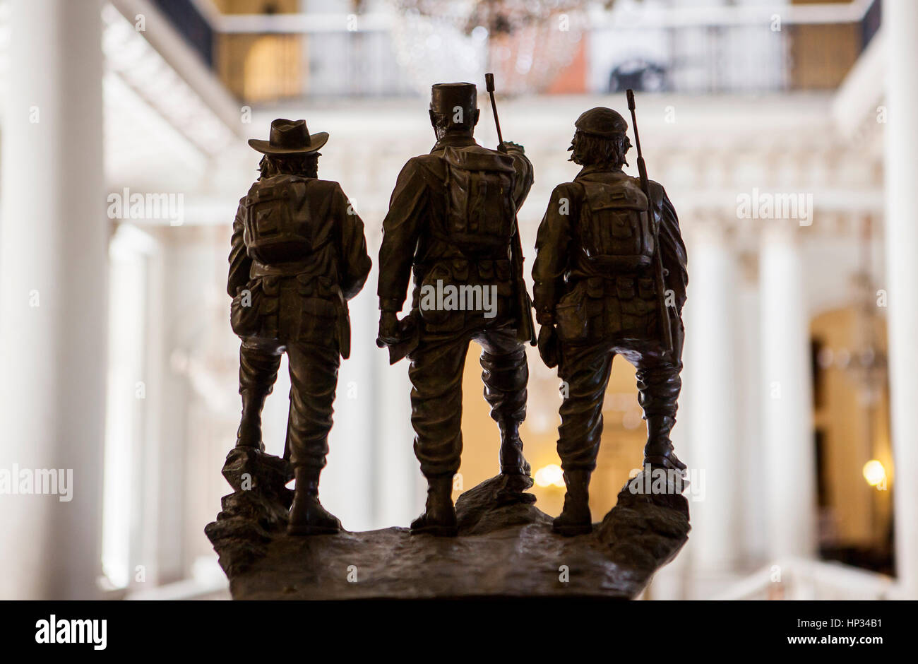 Statue, die an Fidel Castro, Camilo Cienfuegos und Che Guevara, in ...