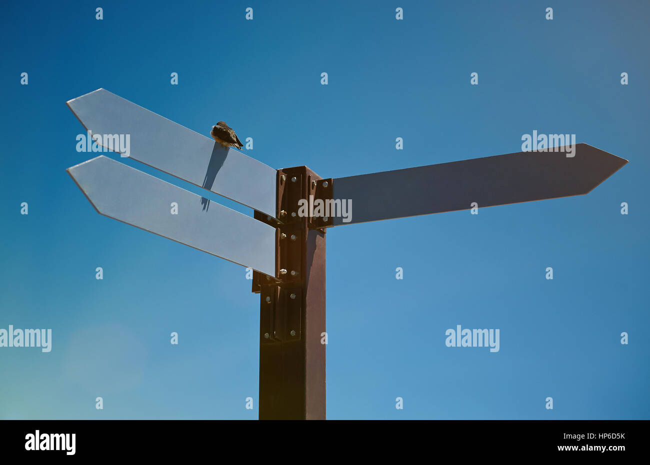 Ziel holzschild pfeile -Fotos und -Bildmaterial in hoher Auflösung – Alamy