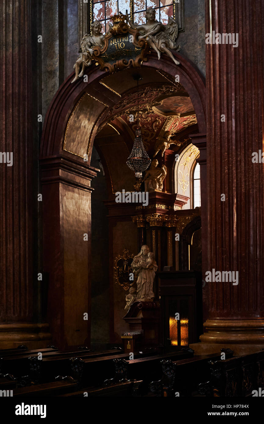 Priester beichtstuhl -Fotos und -Bildmaterial in hoher Auflösung – Alamy