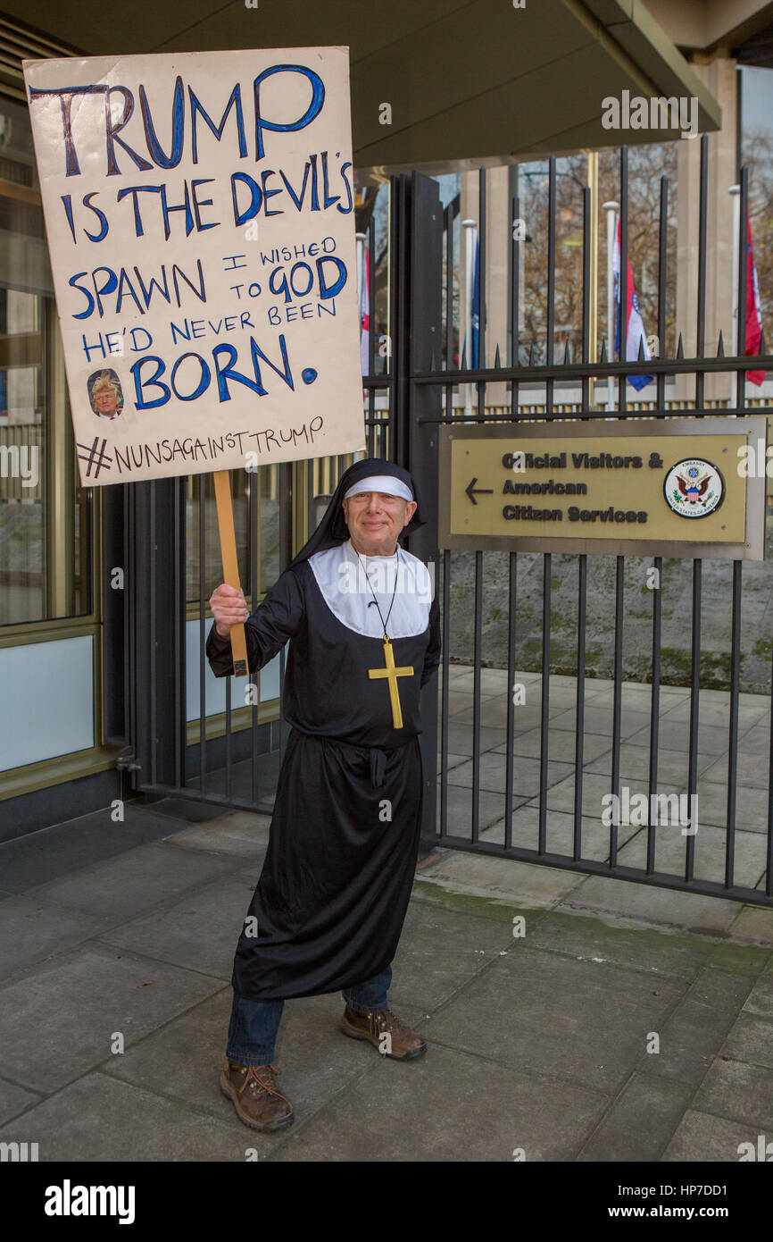Mann als nonne verkleidet -Fotos und -Bildmaterial in hoher Auflösung ...