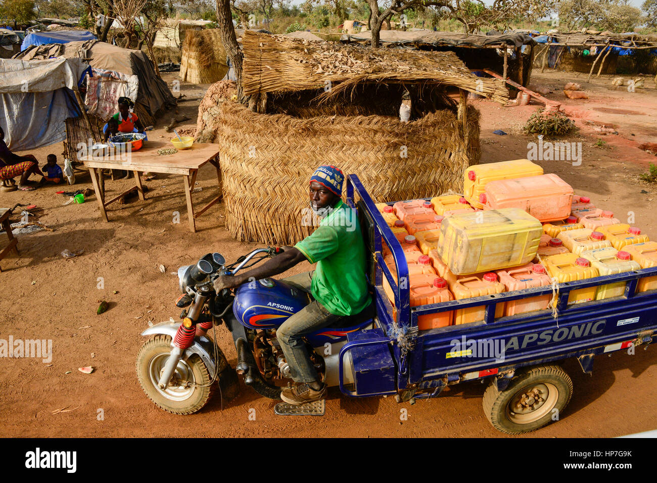BURKINA FASO, Fada N´Gourma, Dorf TINDANGOU, Goldbergbau Camp Pama ...
