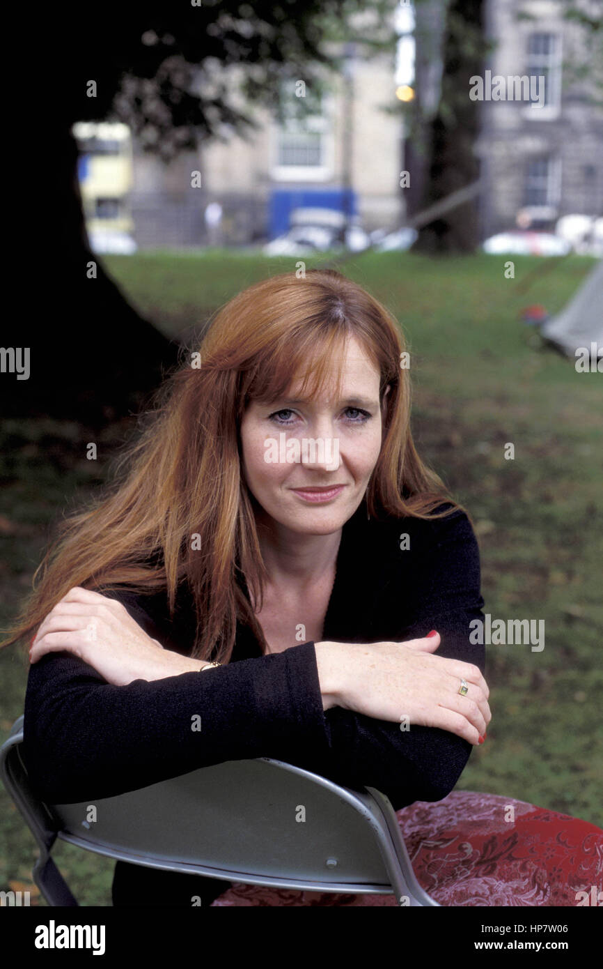 J. K. ROWLING (Joanne Rowling) (Egalement Connue Sous Les Pseudonyme ...