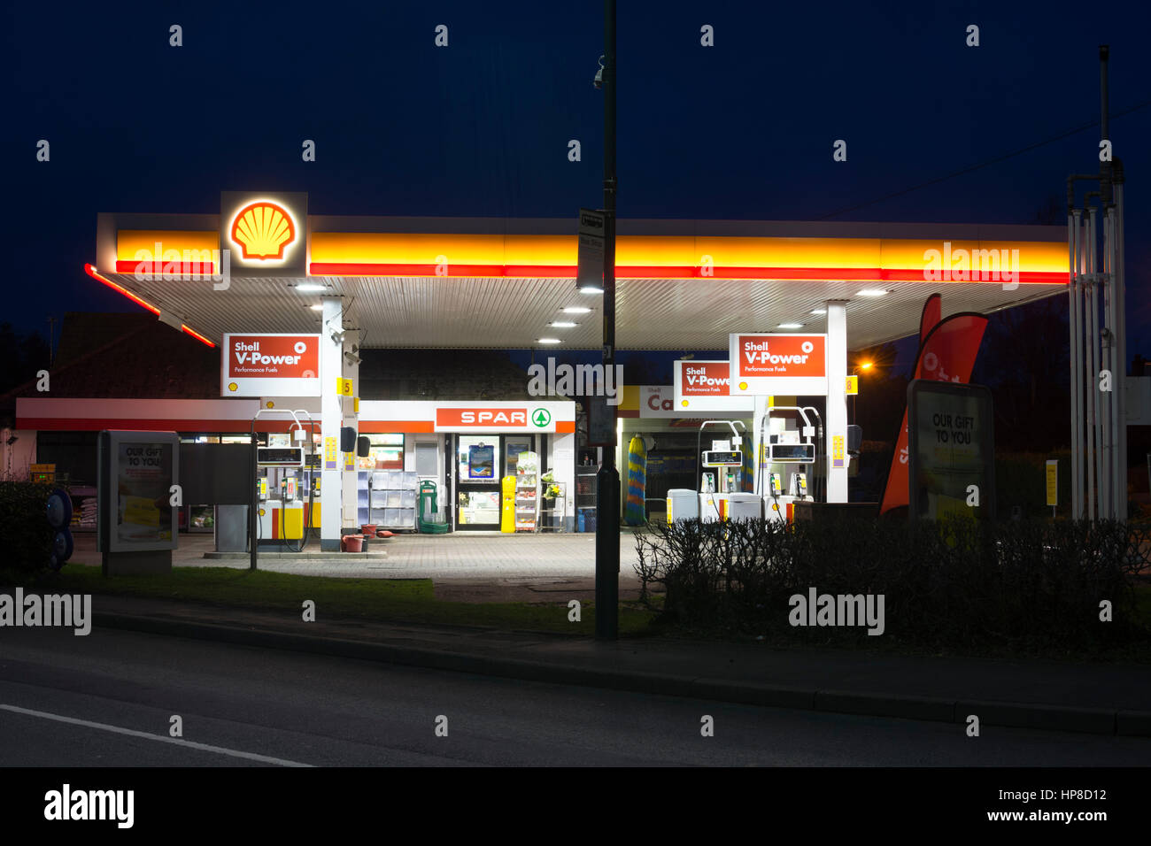 Shell filling station -Fotos und -Bildmaterial in hoher Auflösung – Alamy