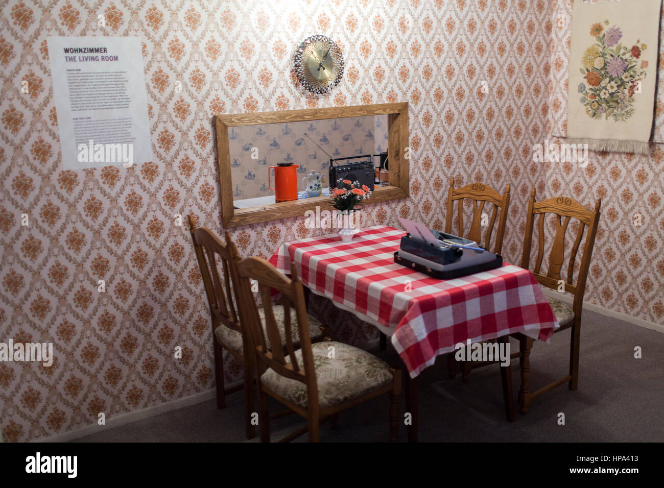Retro küche ddr -Fotos und -Bildmaterial in hoher Auflösung – Alamy