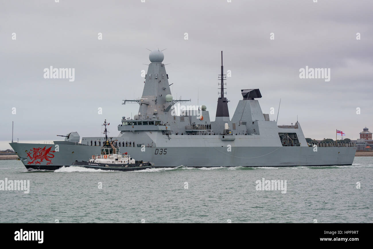 HMS Dragon (D35) zum Gedenken an den Untergang von der WW1 ...