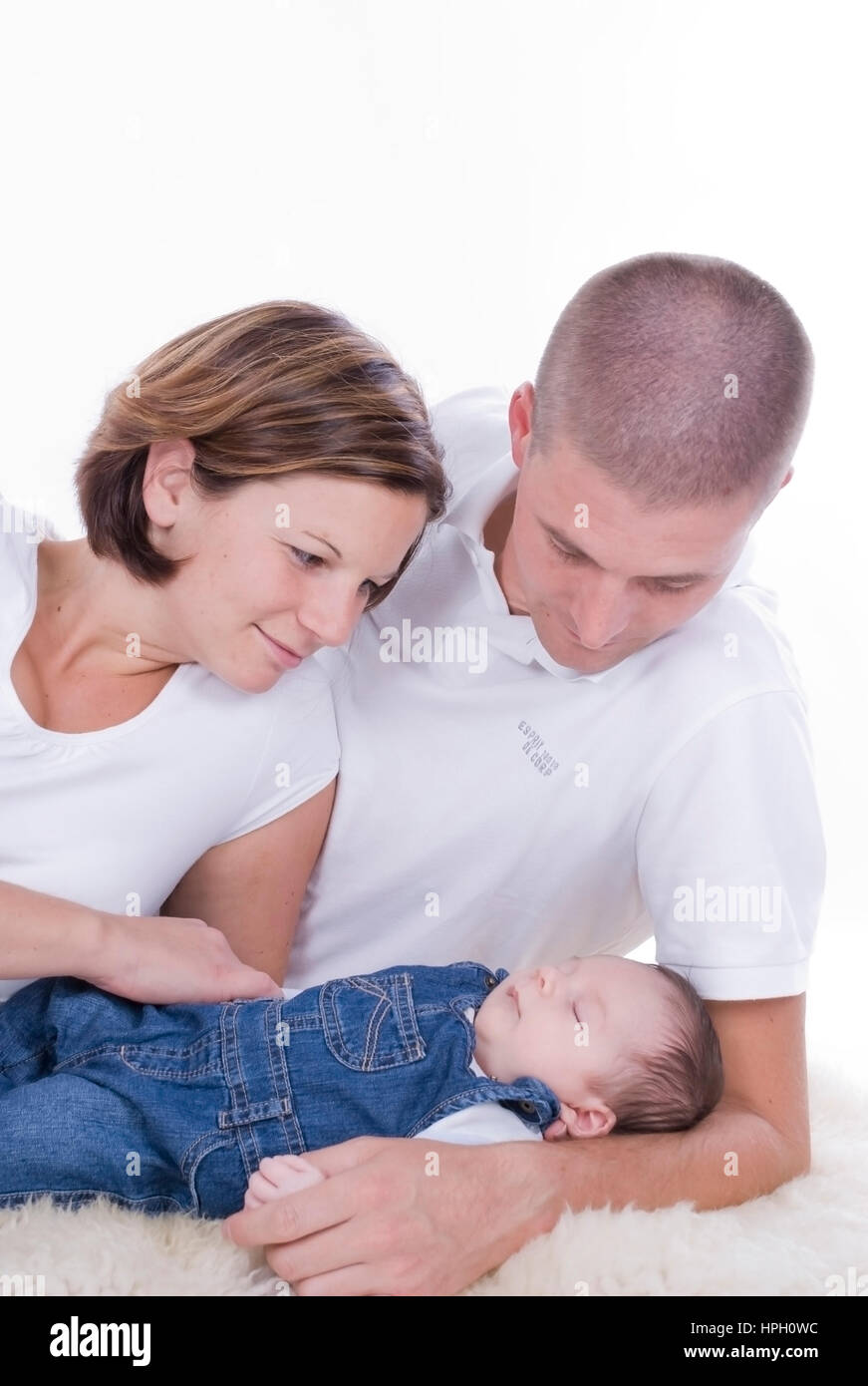 Model Release, Junge Eltern Mit Baby - Eltern mit neugeborenen Kind ...