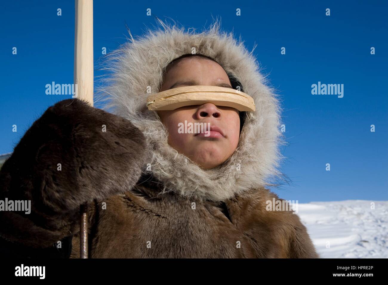 Inuit eskimo and spear -Fotos und -Bildmaterial in hoher Auflösung – Alamy