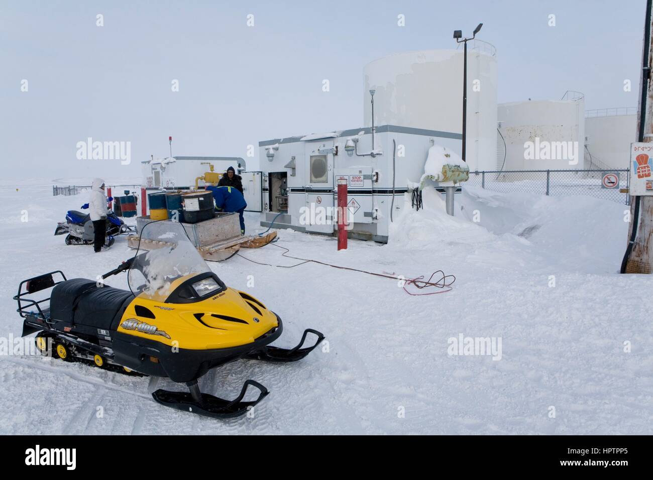 Snowmobile inuit -Fotos und -Bildmaterial in hoher Auflösung – Alamy
