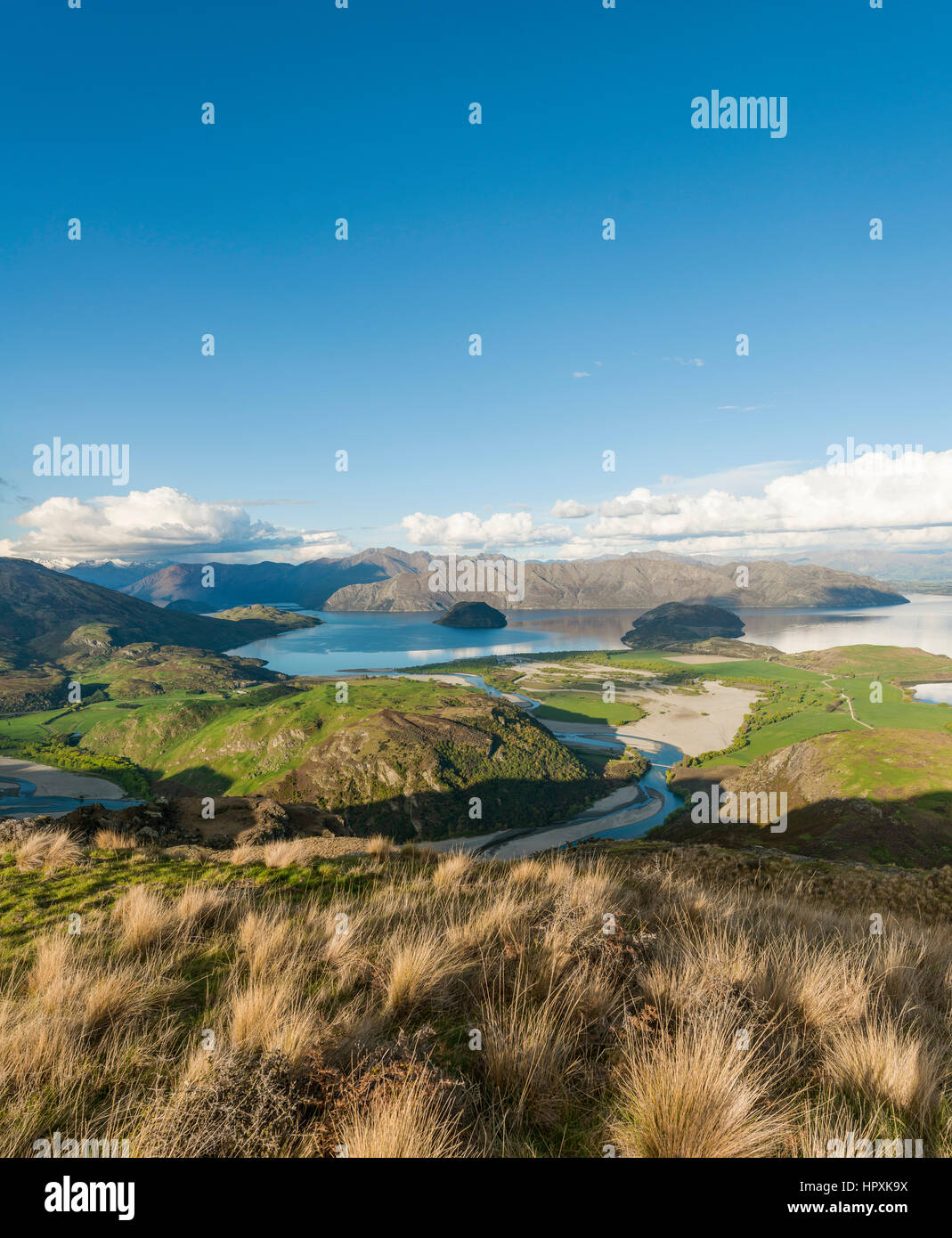 Blick auf Lake Wanaka und Berge, Rocky Peak, Glendhu Bay, Otago und ...