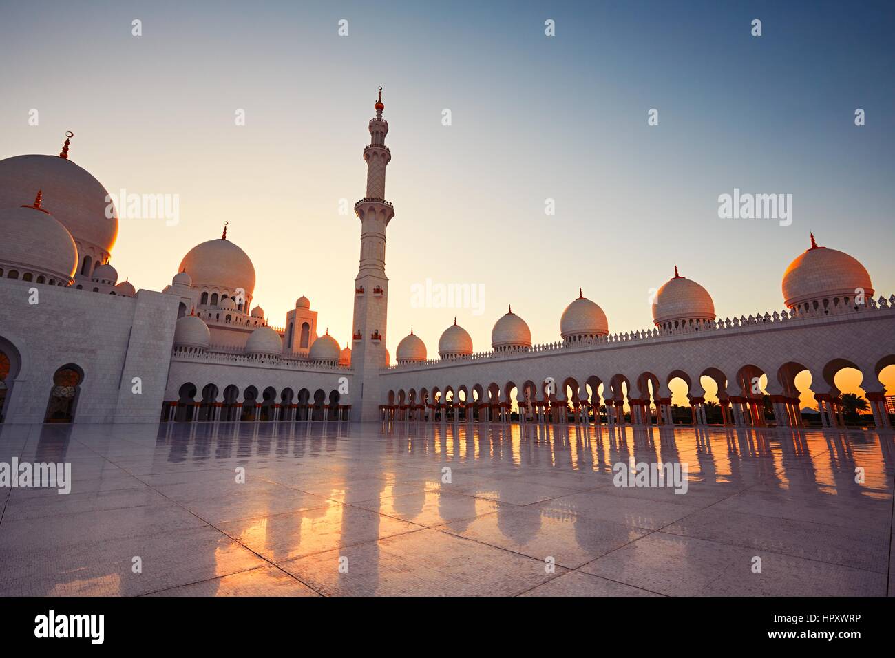 Sheikh zayed grand mosque -Fotos und -Bildmaterial in hoher Auflösung ...