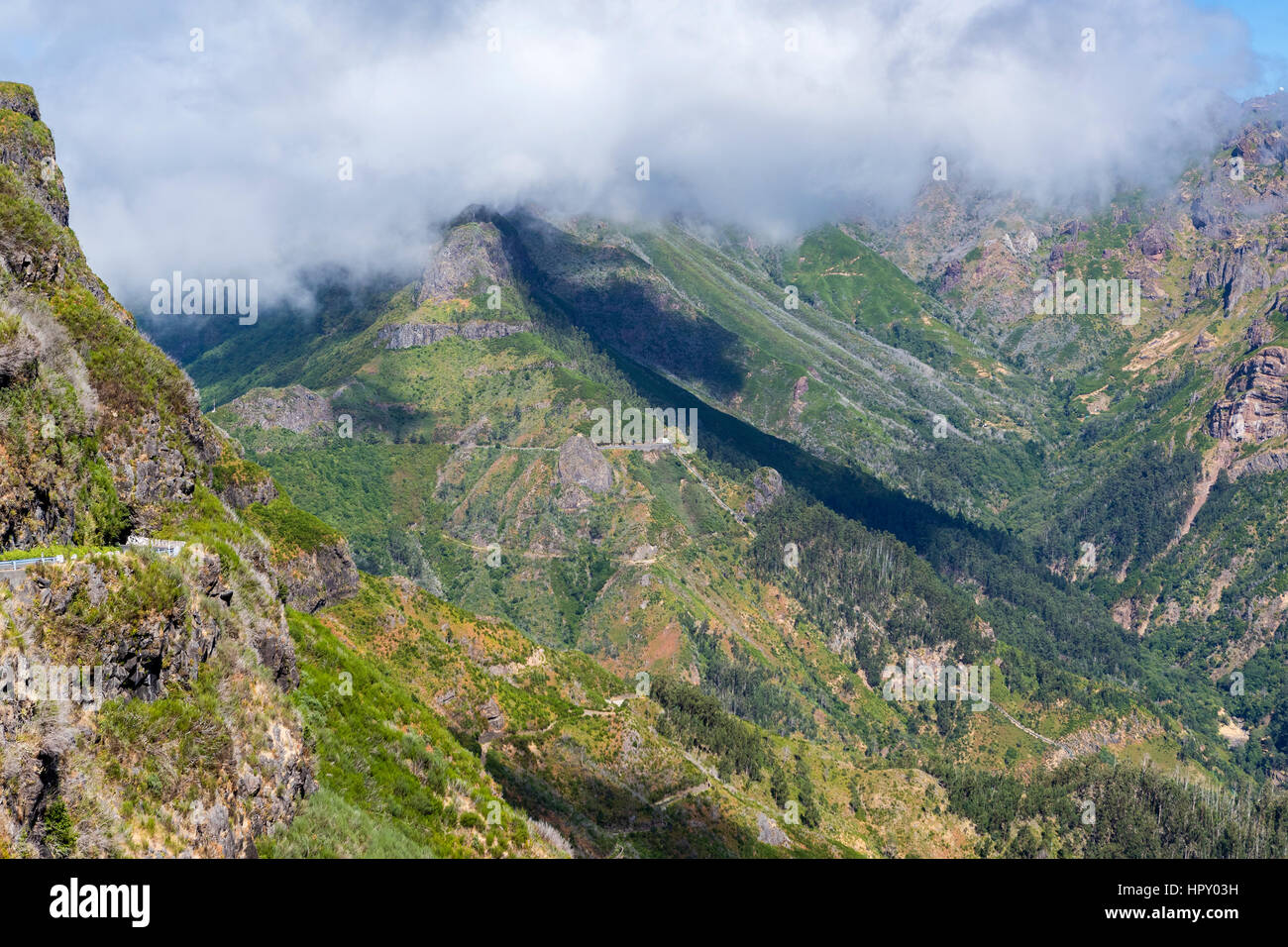 Encumeada-Pass gesehen aus Sicht Canto Muro, Madeira, Portugal ...