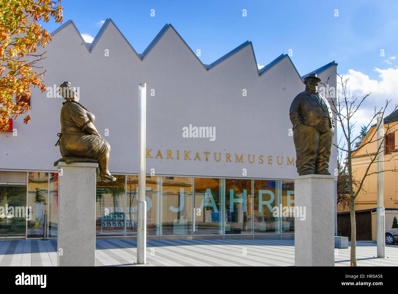 Krems an der Donau, Comicfiguren von Manfred Deix vor dem Cartoonmuseum ...