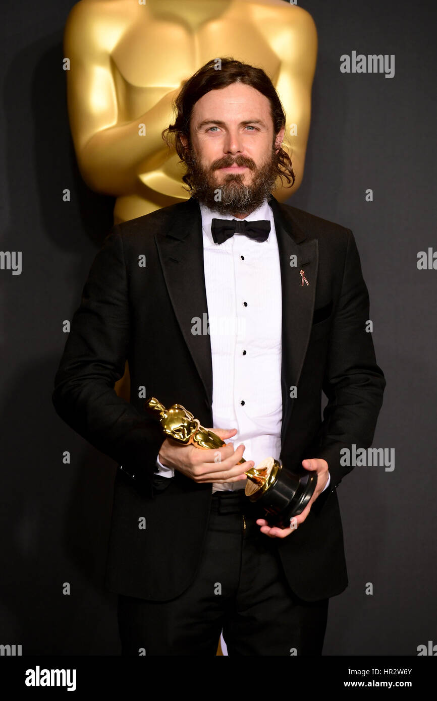 Casey Affleck mit dem Award für Schauspieler in einer führenden Rolle ...