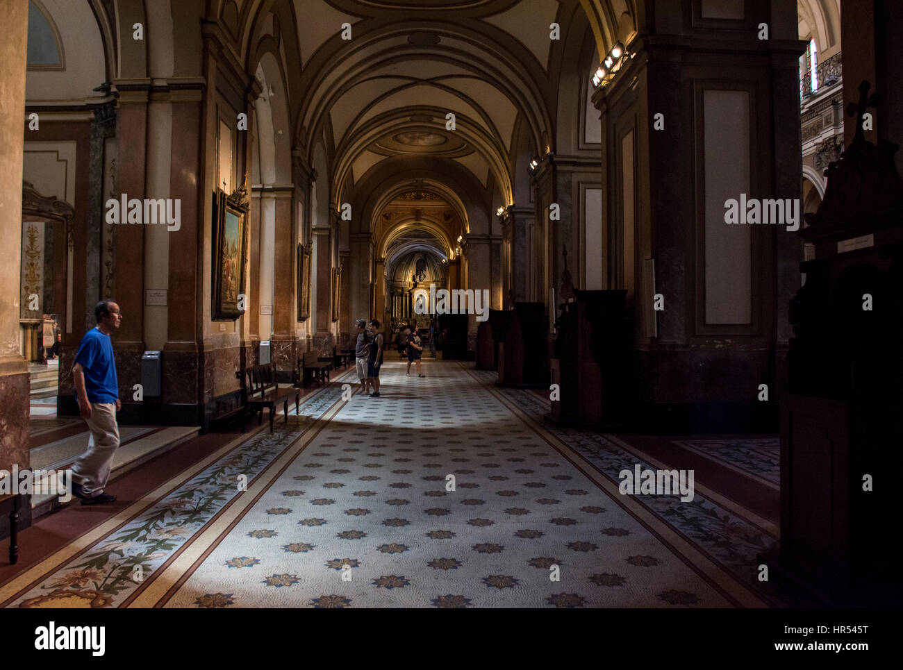Arquitectura metropolitana -Fotos und -Bildmaterial in hoher Auflösung – Alamy