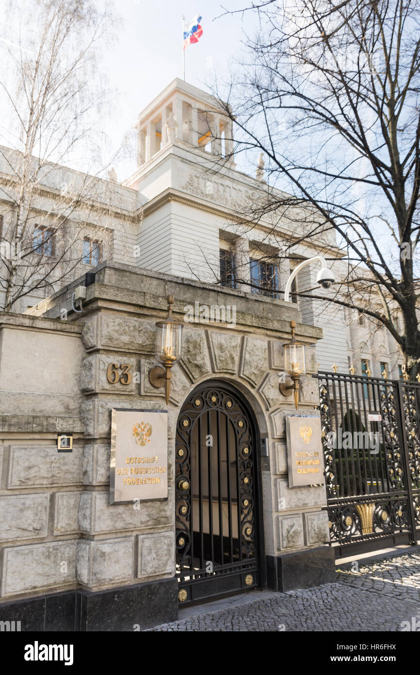Russische botschaft berlin -Fotos und -Bildmaterial in hoher Auflösung ...
