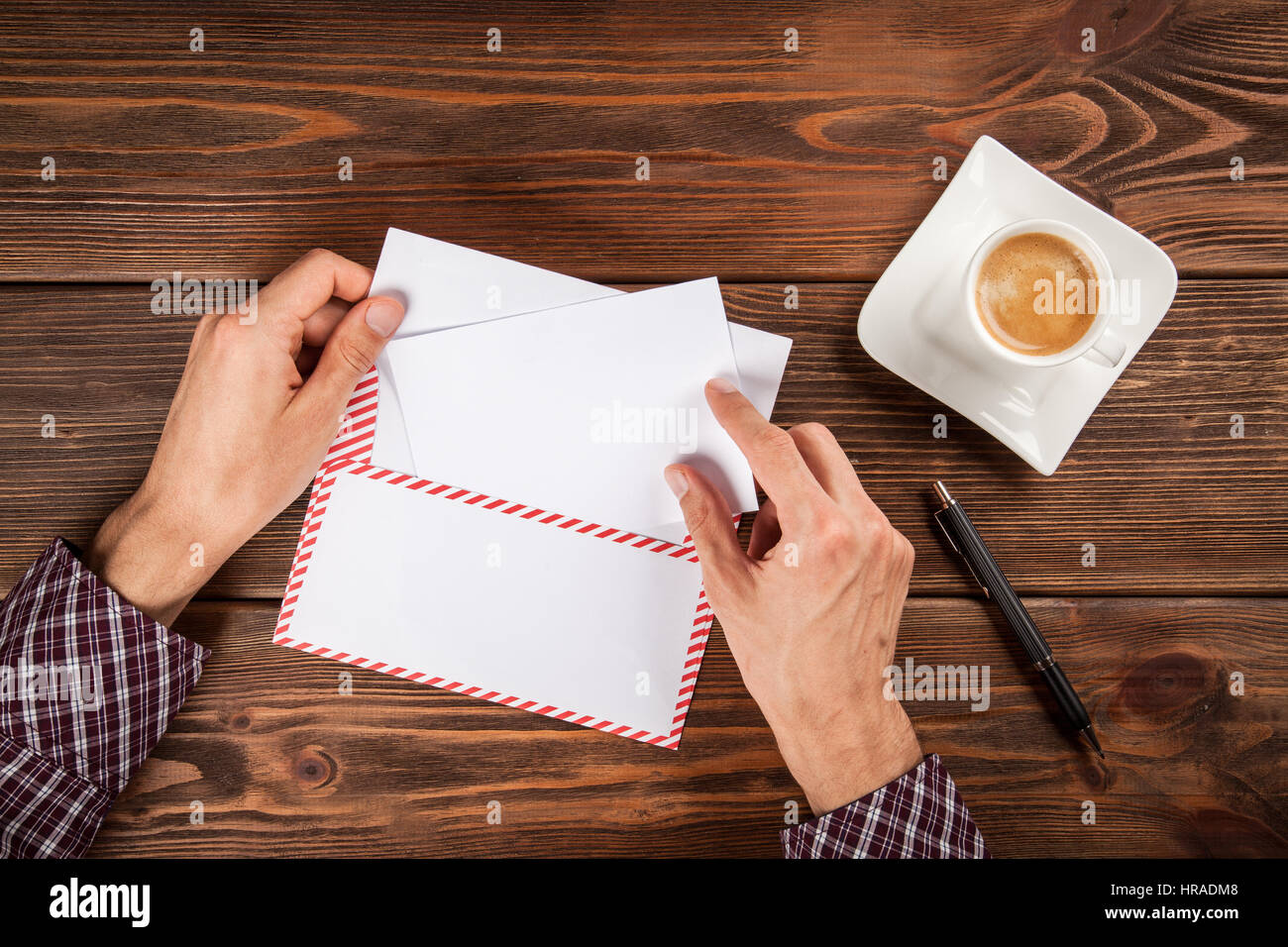 Getränk schicken -Fotos und -Bildmaterial in hoher Auflösung – Alamy