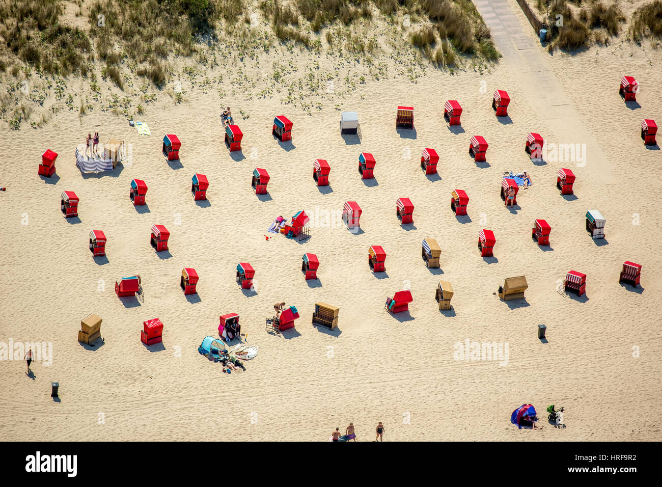 Roter strandkorb usedom -Fotos und -Bildmaterial in hoher Auflösung – Alamy