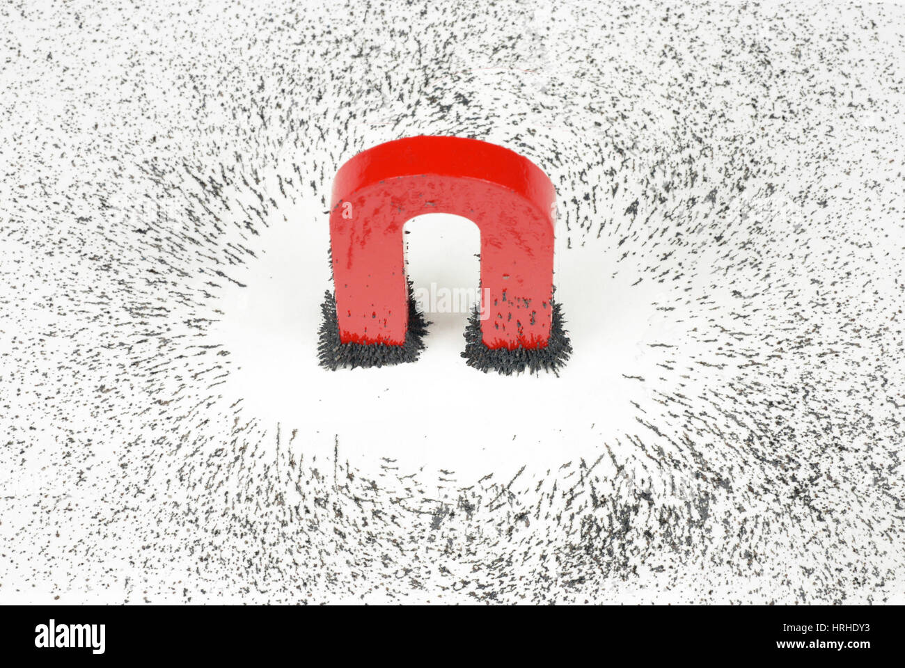 Magnetism experiment -Fotos und -Bildmaterial in hoher Auflösung – Alamy