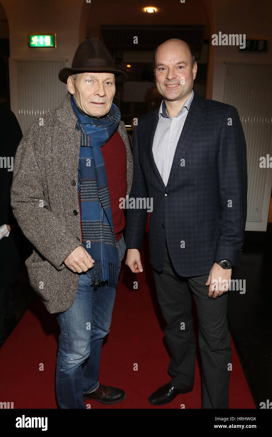 Premiere "Ganzkörpereinsatz" am Hamburger Kammerspiele mit: Markus ...