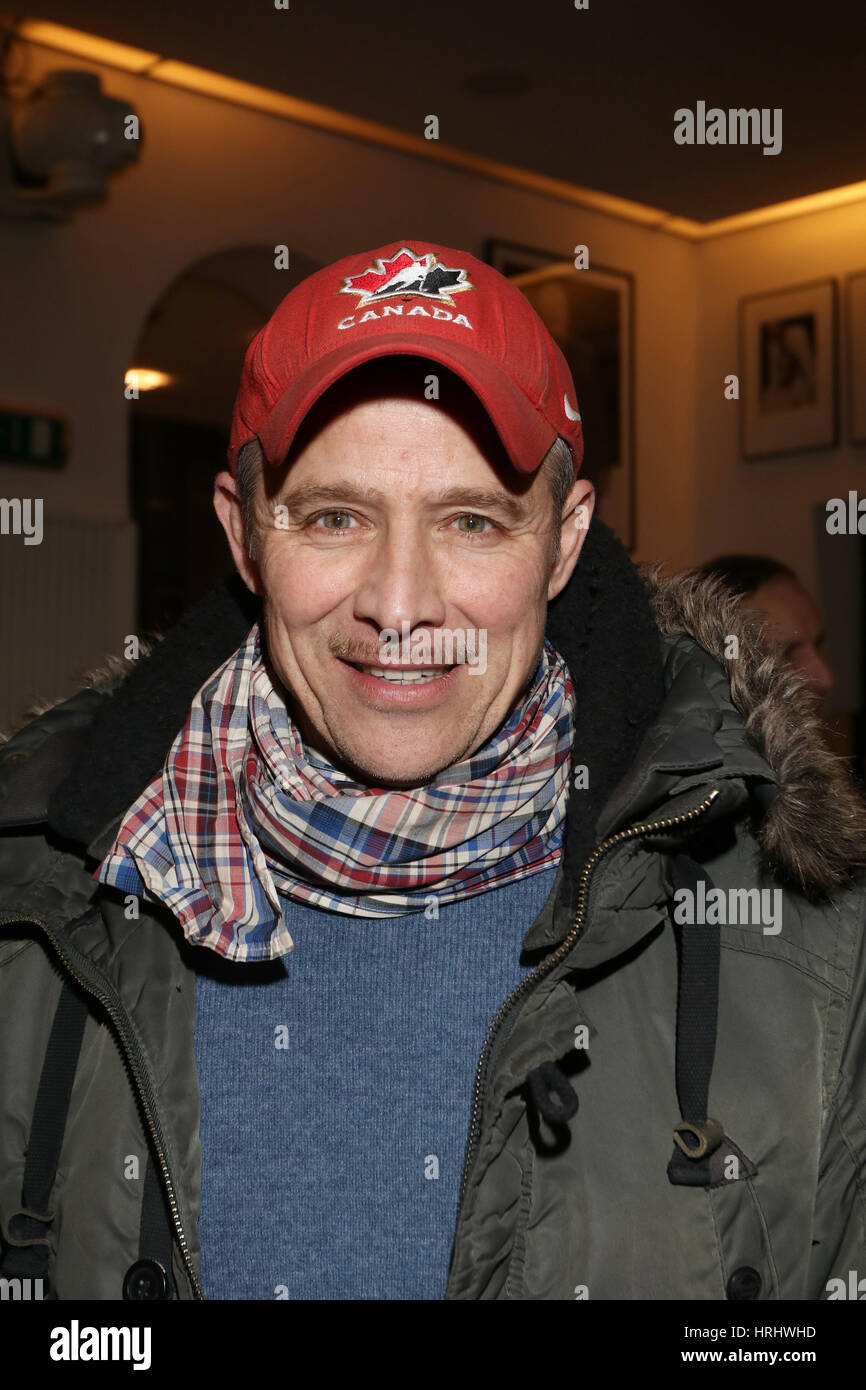 Premiere "Ganzkörpereinsatz" am Hamburger Kammerspiele mit: Andreas ...