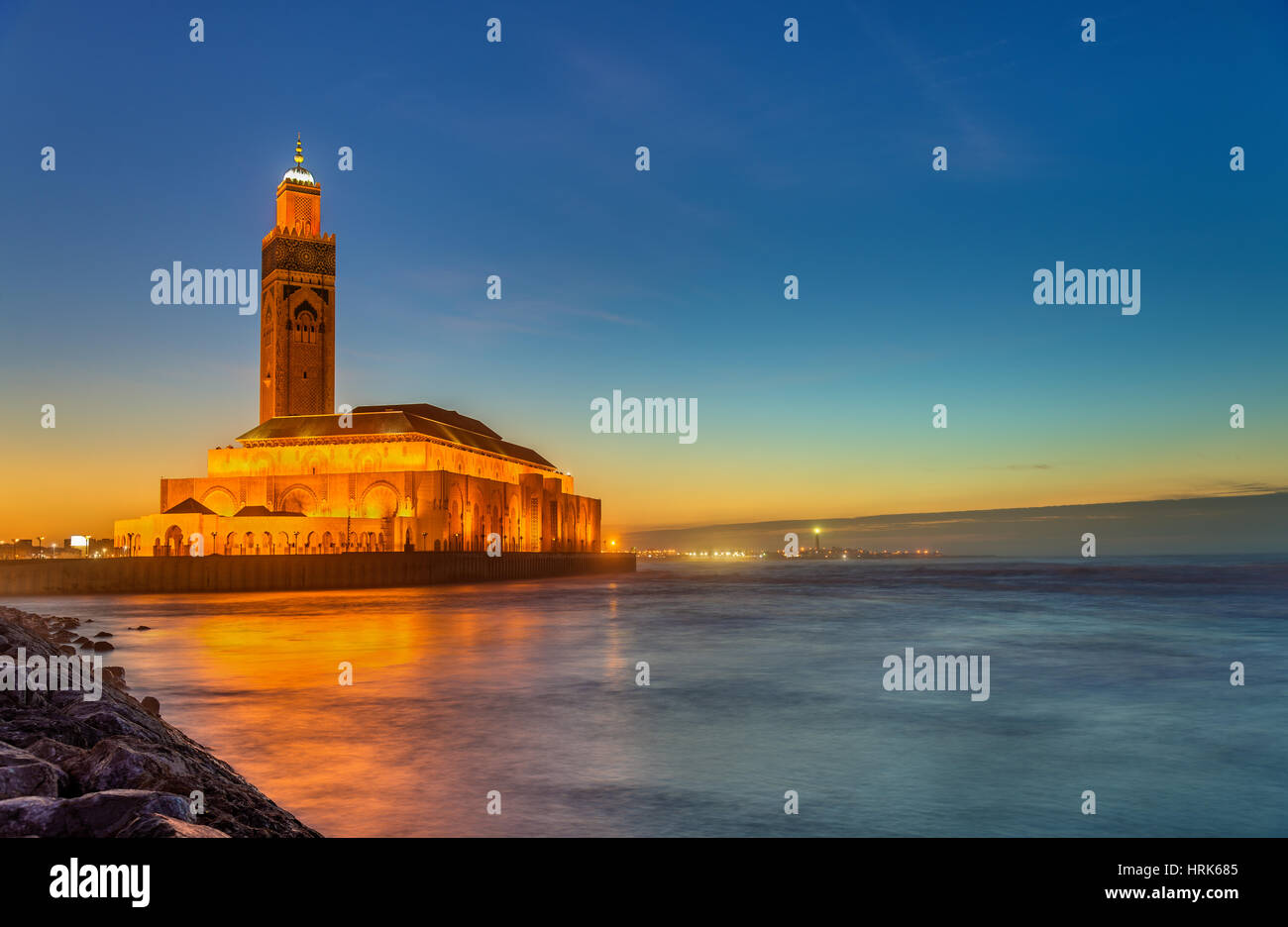 Skyline Und Moschee Hassan Ii Stockfotos Und Bilder Kaufen Alamy
