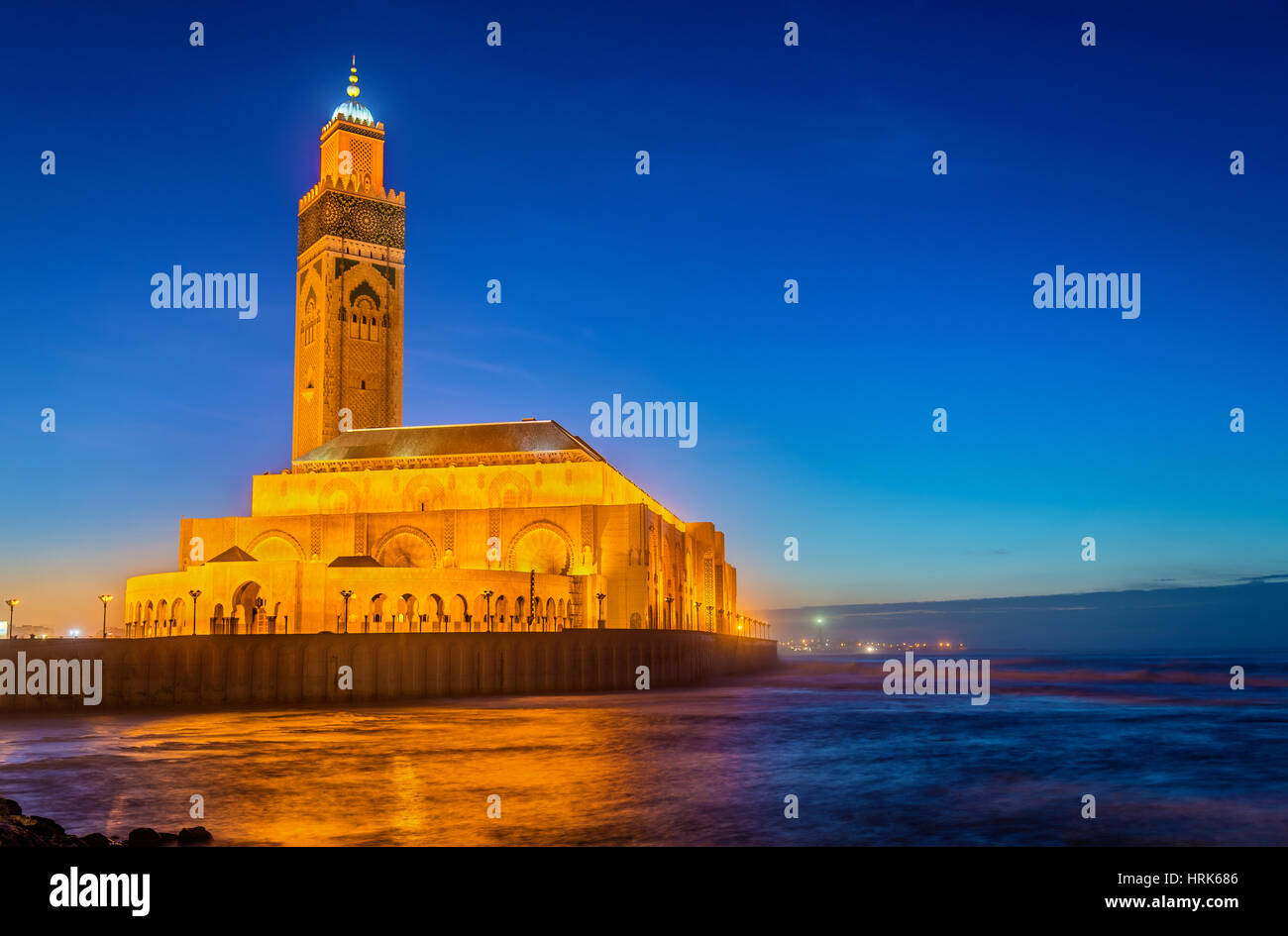 Skyline Und Moschee Hassan Ii Stockfotos Und Bilder Kaufen Alamy
