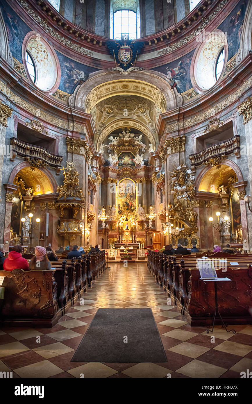 Wien, Österreich - 17. Februar 2017: das schöne Interieur des St.-Petri ...