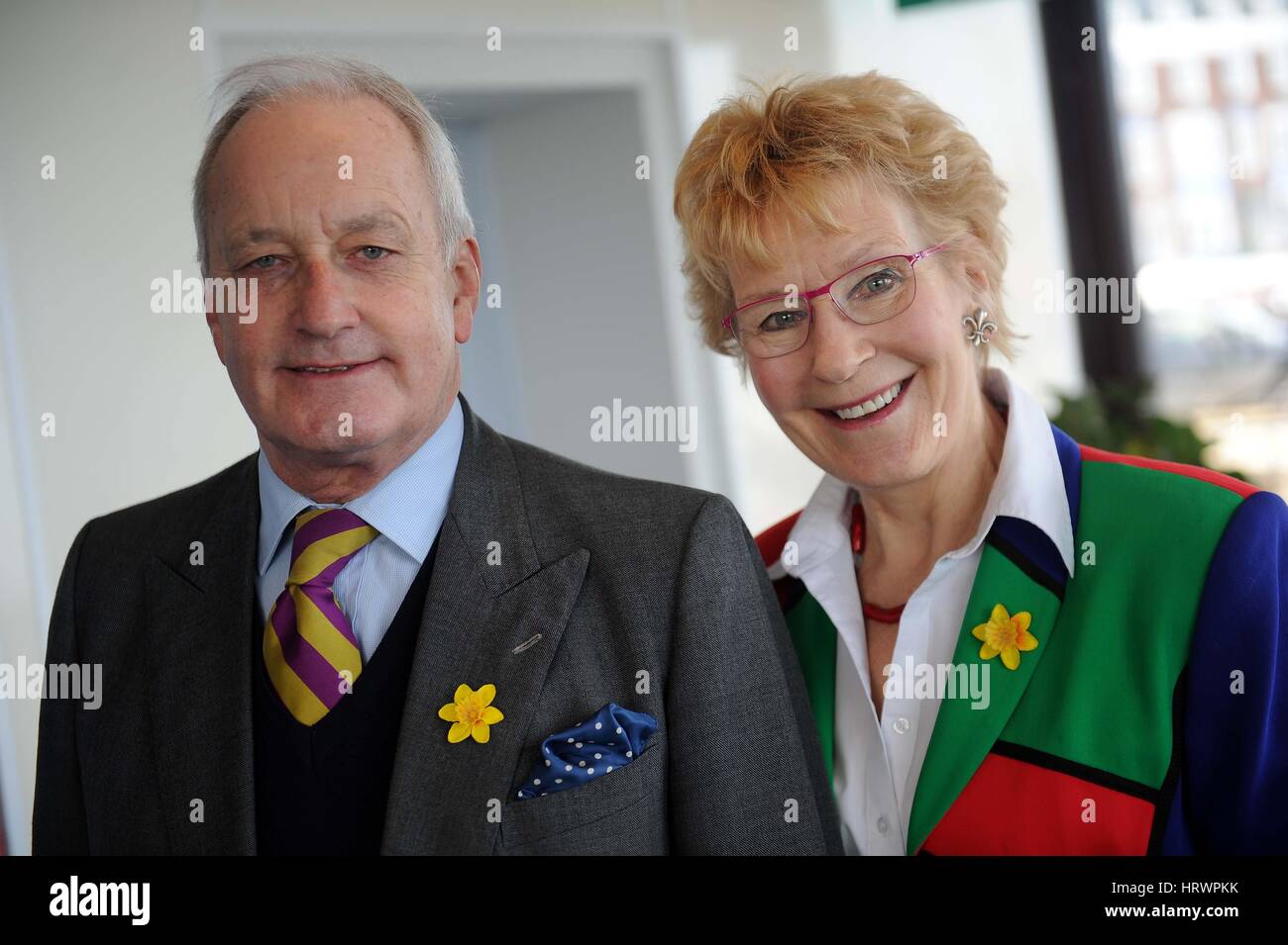 Neil and christine hamilton -Fotos und -Bildmaterial in hoher Auflösung ...