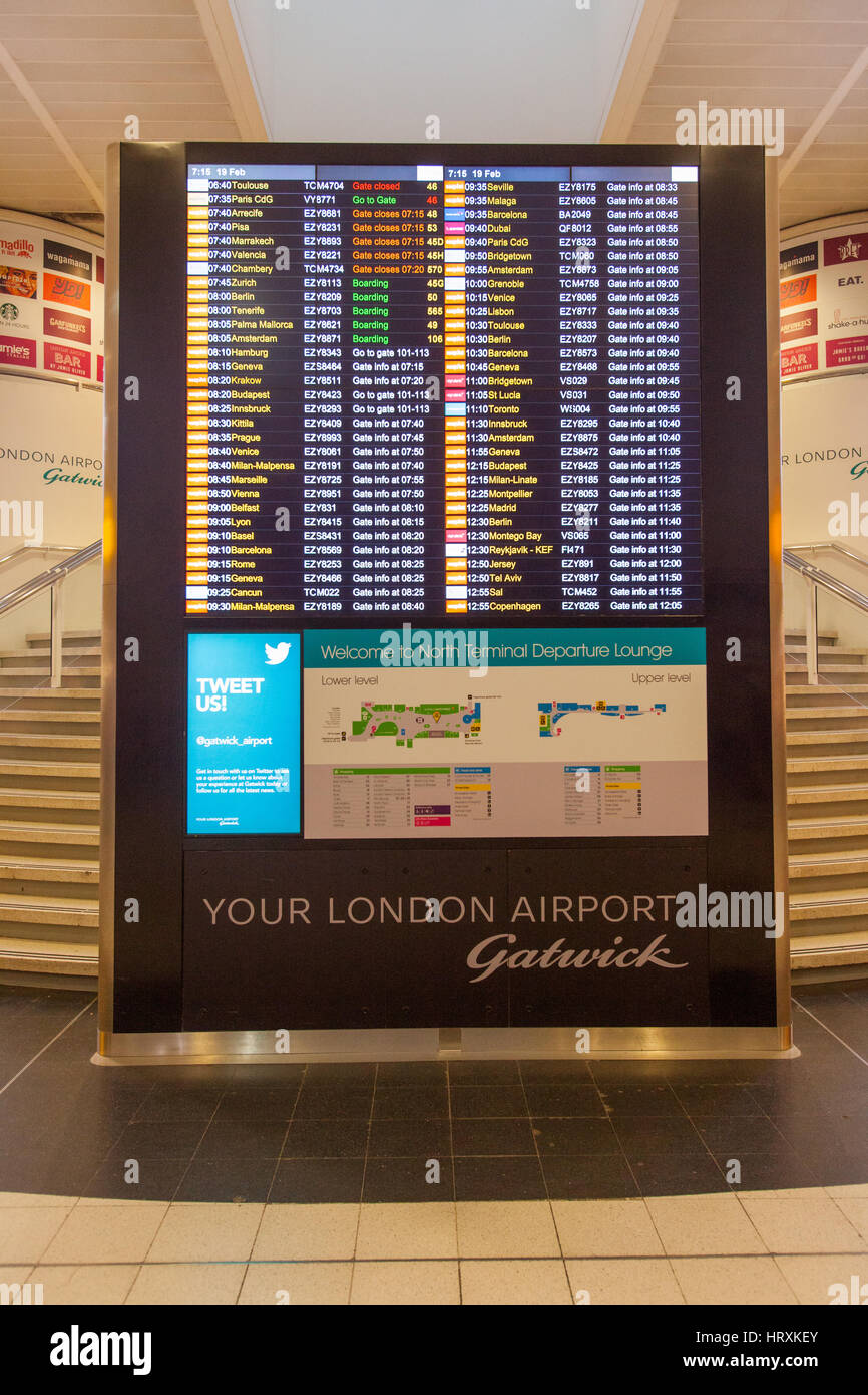 Flight information display board -Fotos und -Bildmaterial in hoher ...
