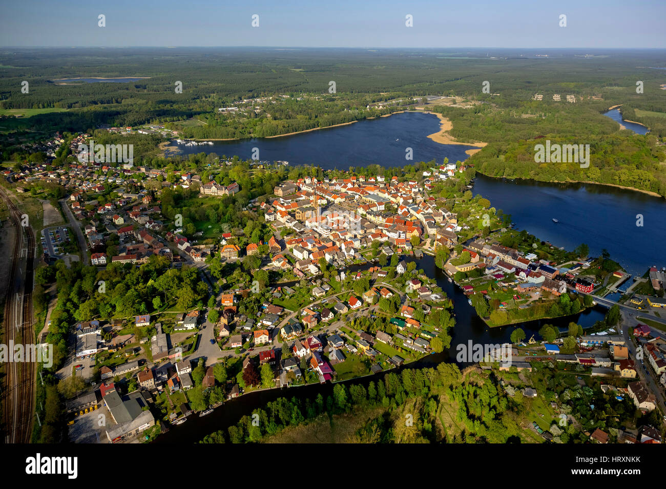 Fürstenberg mit Gaalensee und Schwedtsee und darunter Schlösser Havel ...