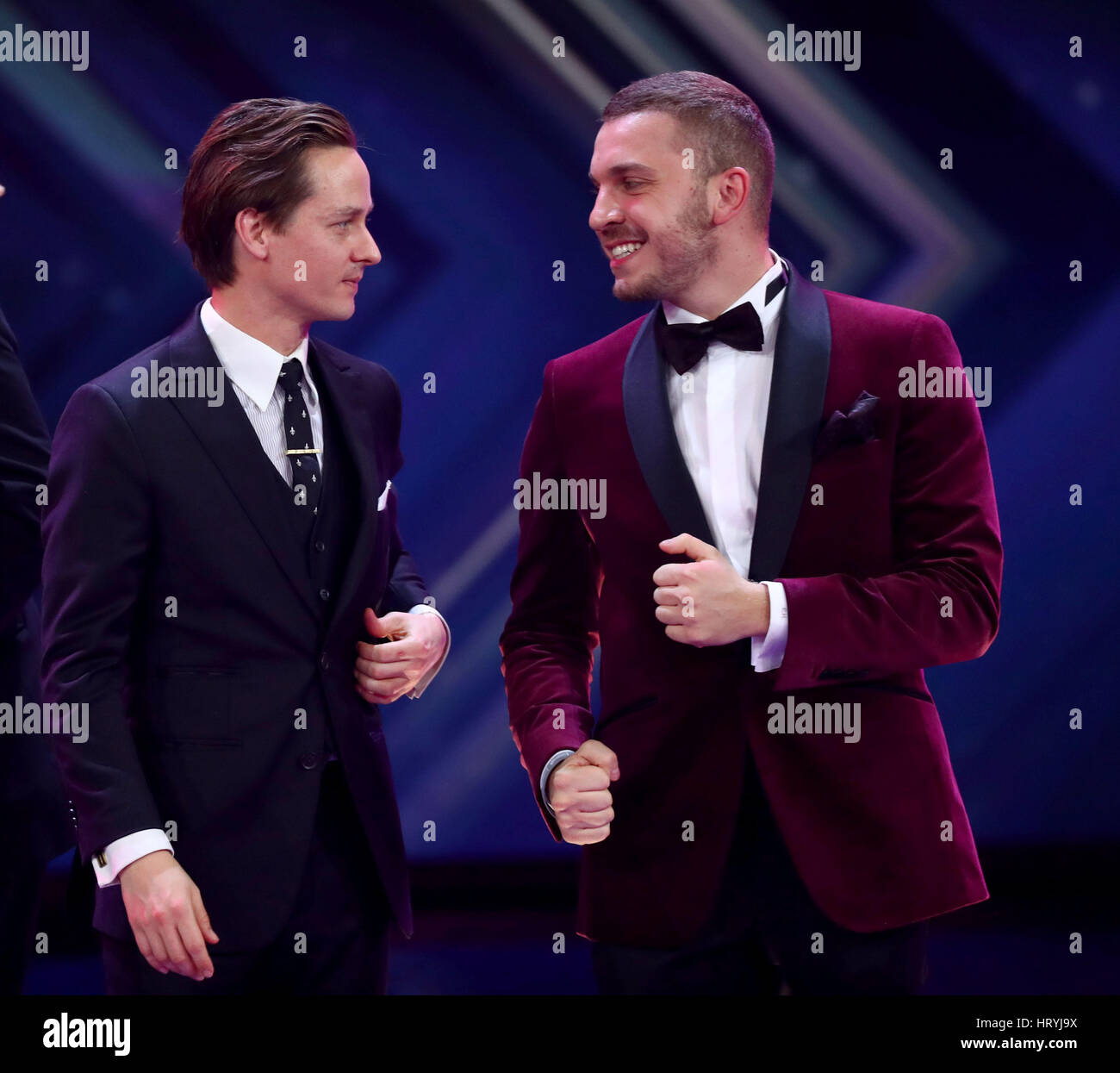 schauspieler-tom-schilling-l-und-edin-hasanovic-erhalten-den-award-in