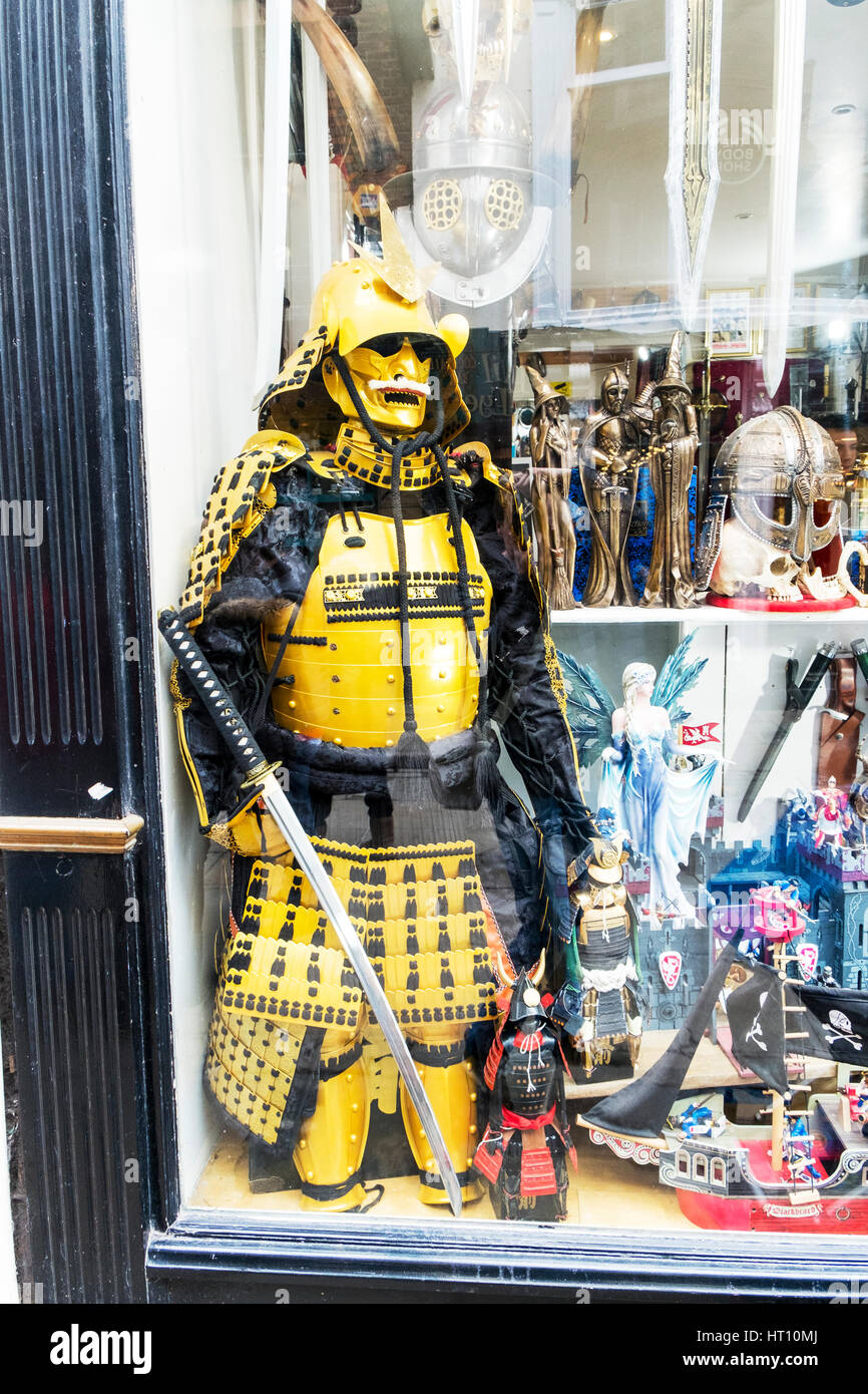 Japanische samurai rüstung -Fotos und -Bildmaterial in hoher Auflösung ...