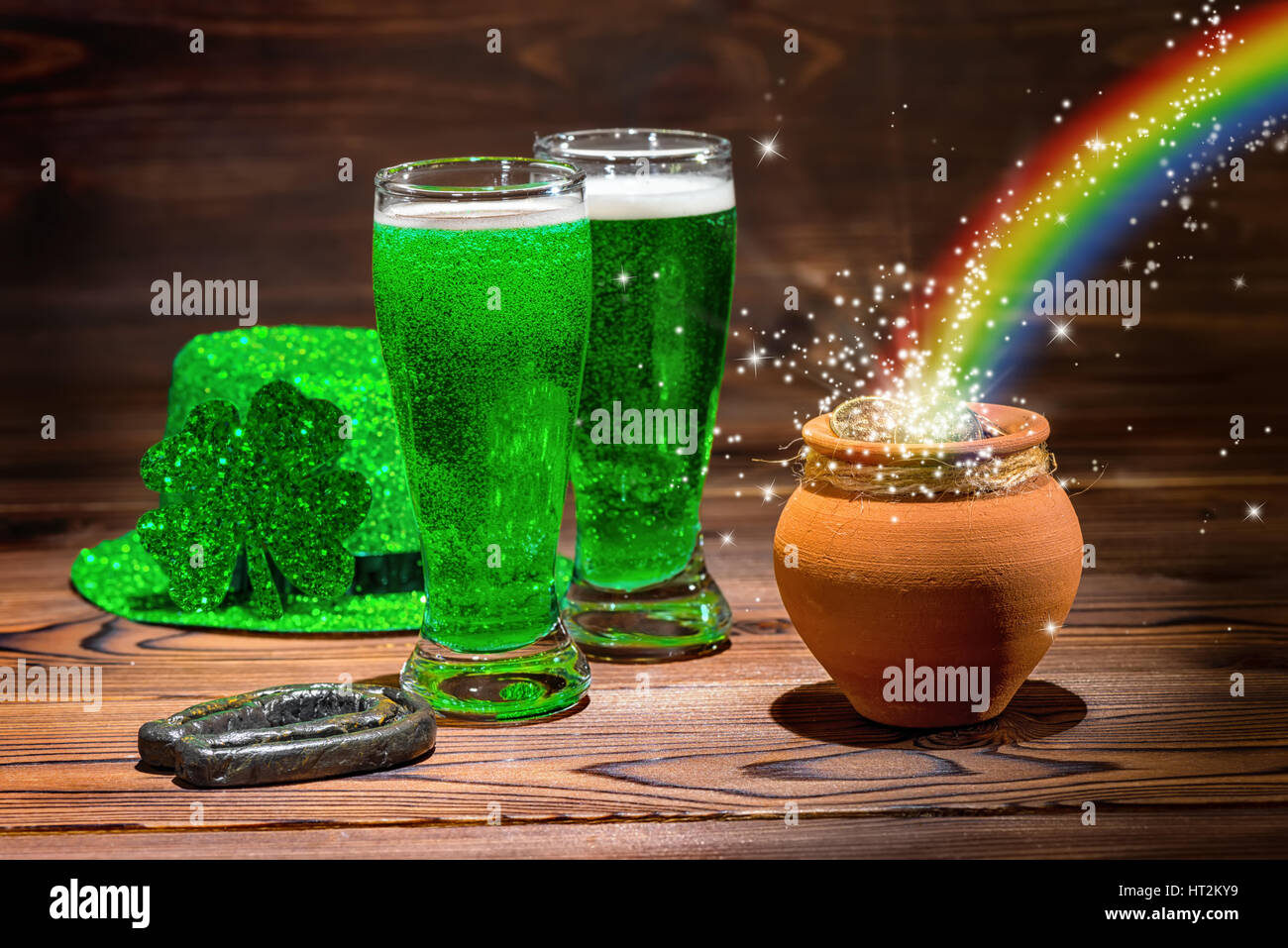 Alkohol ale kunst hintergrund bar bier -Fotos und -Bildmaterial in ...