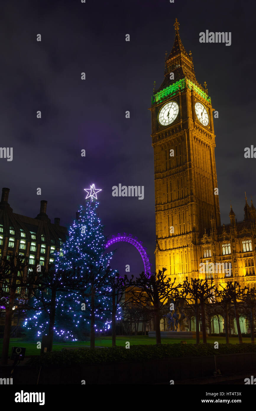 Exterieur london bei nacht -Fotos und -Bildmaterial in hoher Auflösung ...