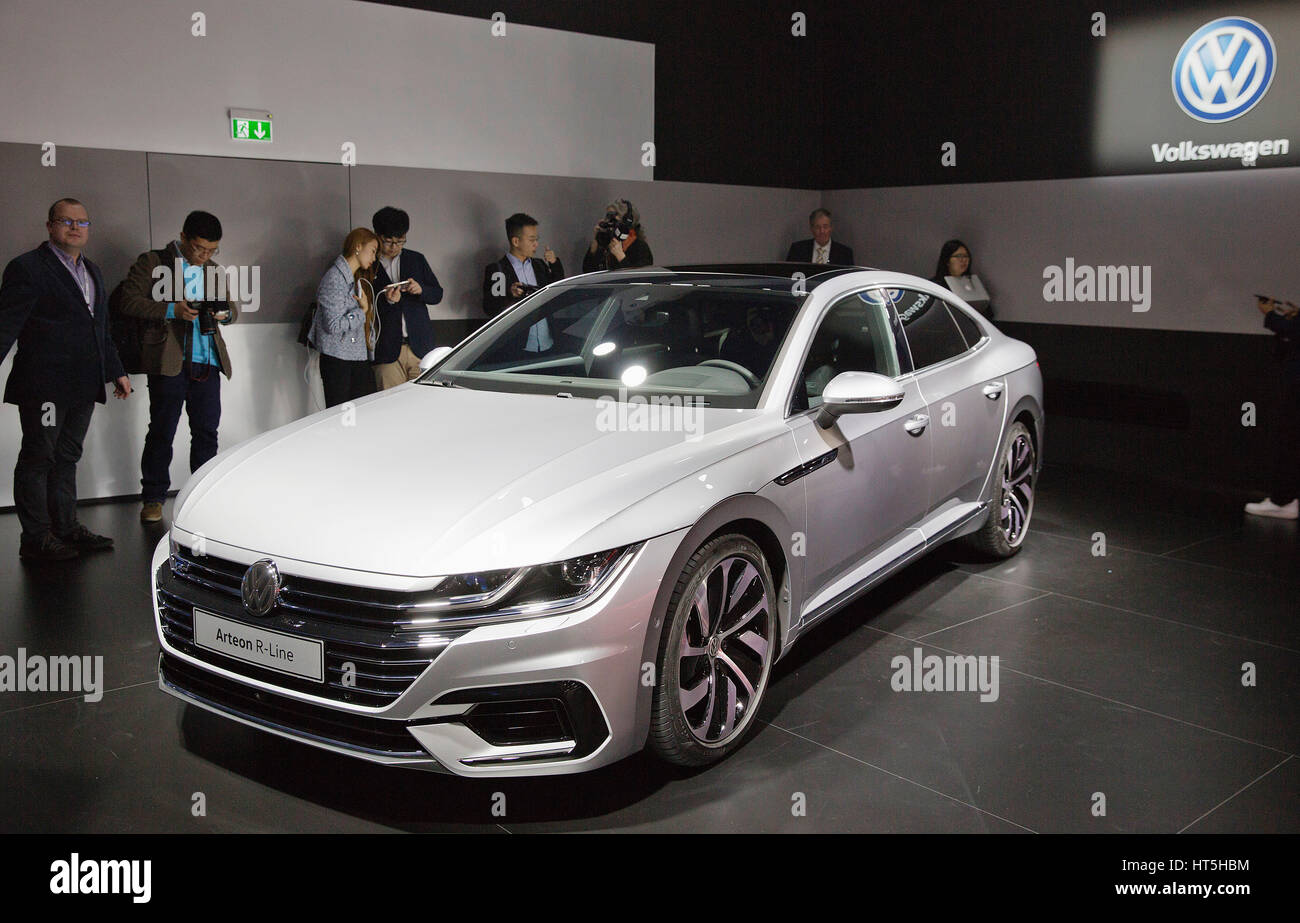 Volkswagen r line -Fotos und -Bildmaterial in hoher Auflösung – Alamy