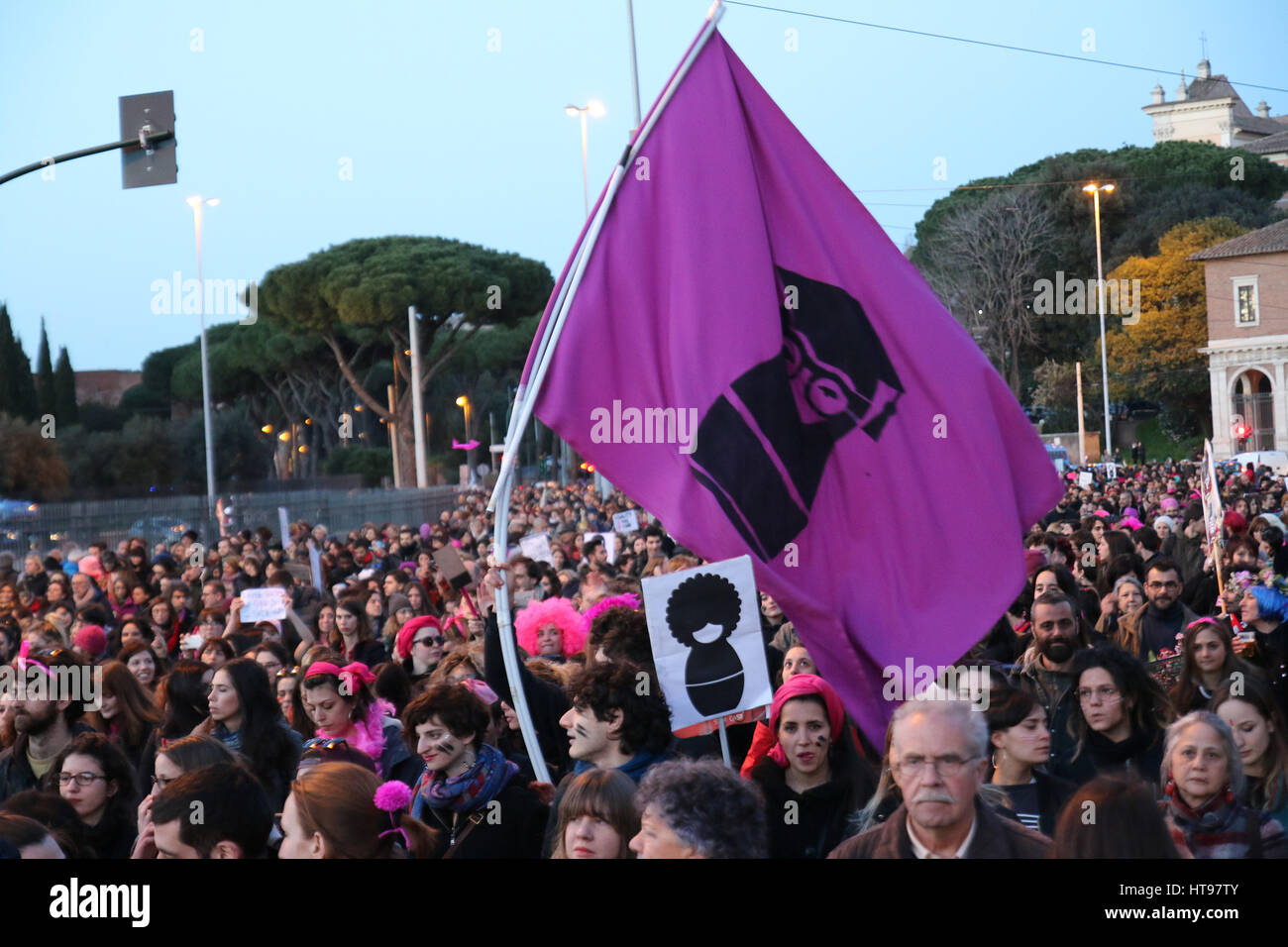 Gleiche rechte zwischen den geschlechtern -Fotos und -Bildmaterial in ...