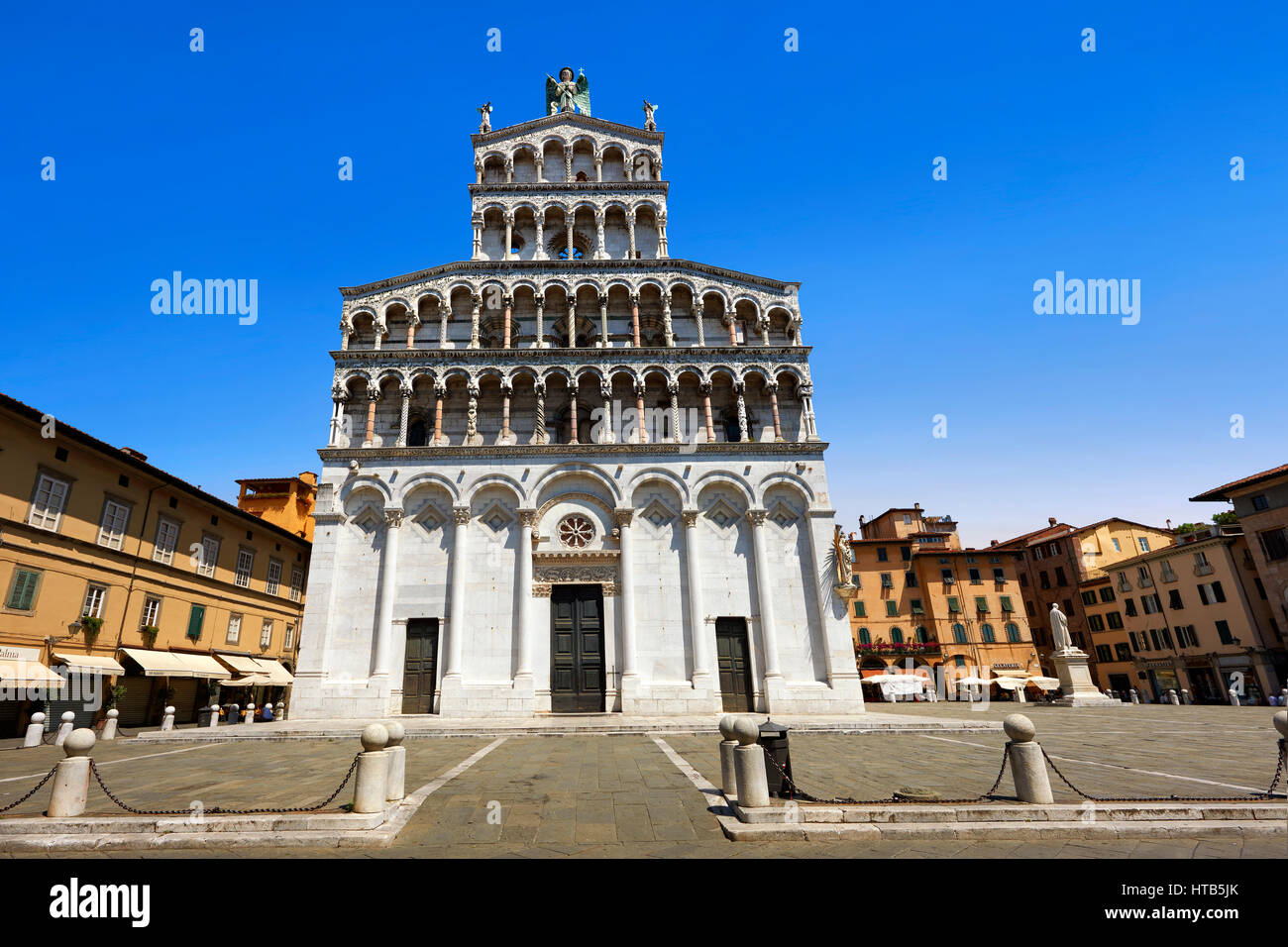 13th century roman basilica -Fotos und -Bildmaterial in hoher Auflösung ...