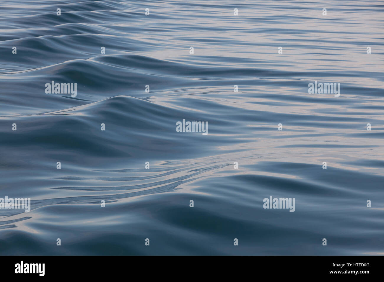 Meereswellen Hintergrund Stockfotos und -bilder Kaufen - Alamy