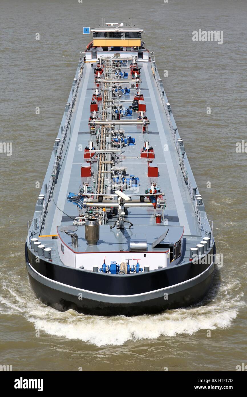 im Landesinneren Tankschiff Schifffahrt auf dem Rhein Stockfotografie ...