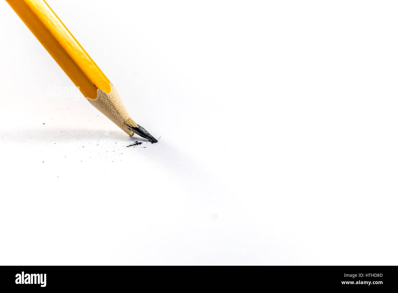Broken pencil lead -Fotos und -Bildmaterial in hoher Auflösung – Alamy