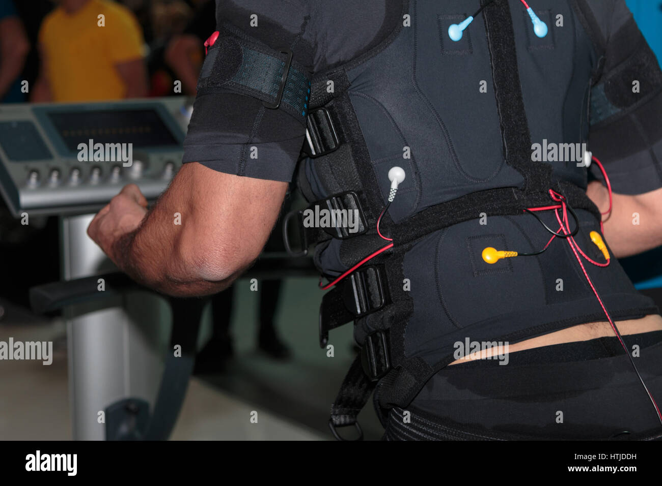 Physiotherapie elektrostimulation -Fotos und -Bildmaterial in hoher ...