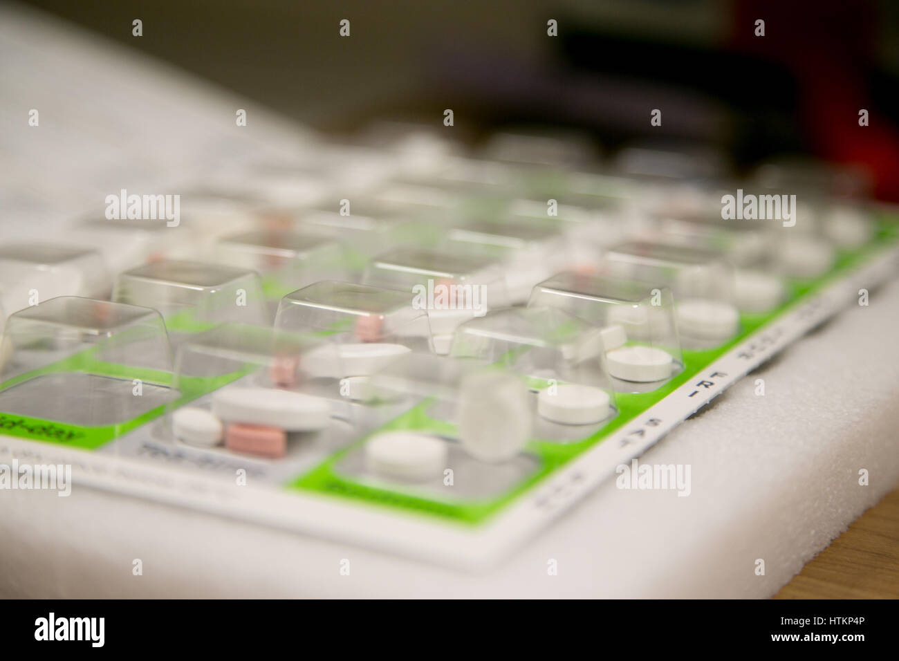 Medikamenten blisterpackung -Fotos und -Bildmaterial in hoher Auflösung ...